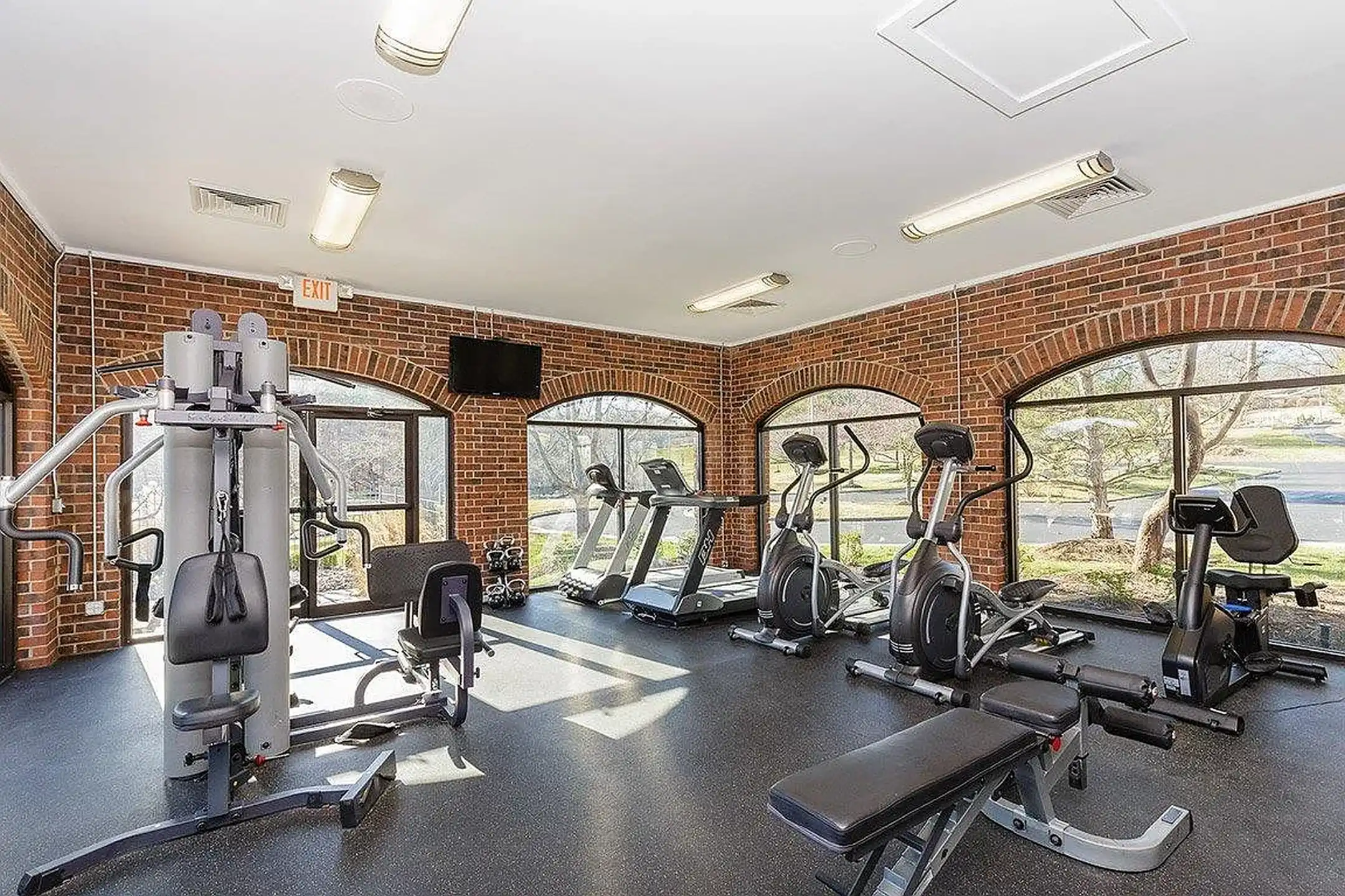 Reflection Cove Apartment Homes - Manchester, MO 63021 | ApartmentGuide.com