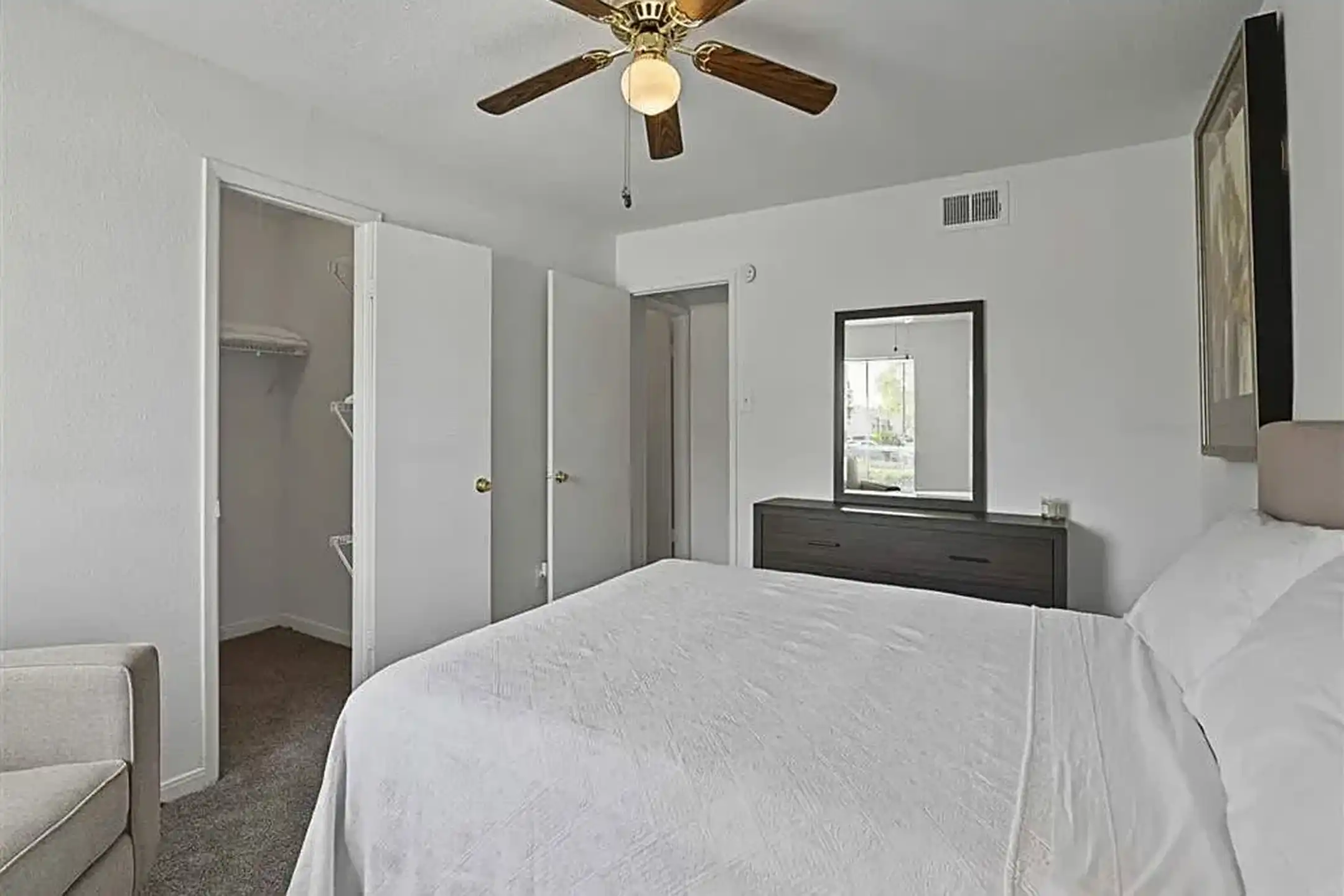Toro Place - Houston, TX 77035 | ApartmentGuide.com