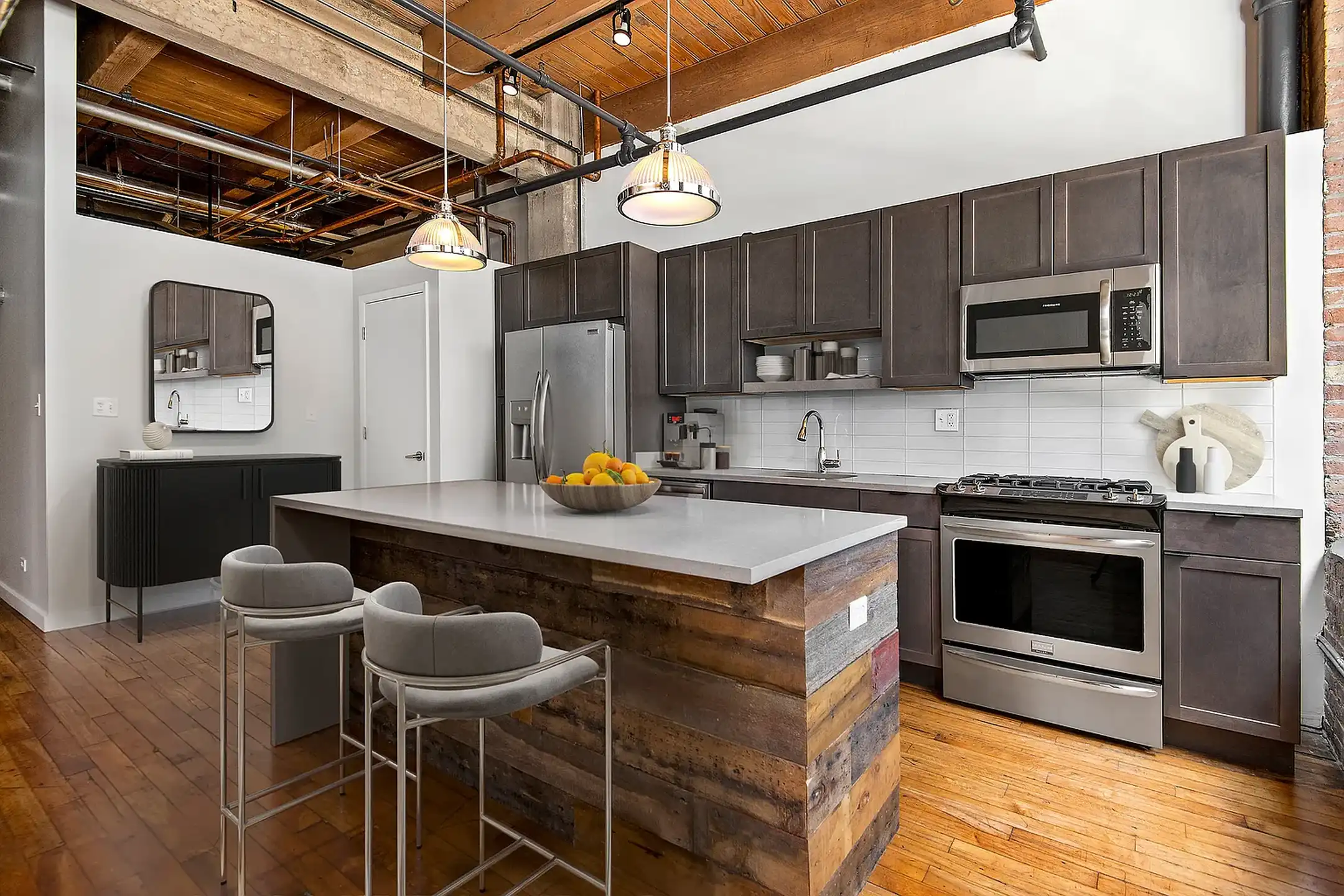 The Lofts at Gin Alley - Chicago, IL 60607 | ApartmentGuide.com