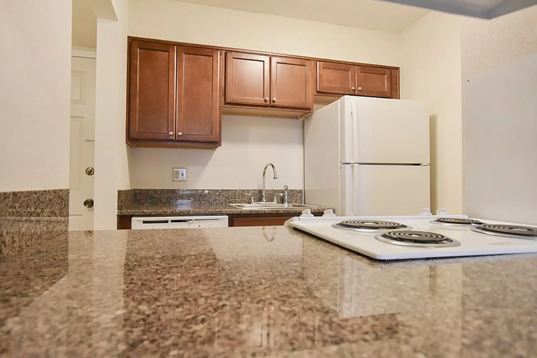 Flowergate - Metairie, LA 70006 | ApartmentGuide.com