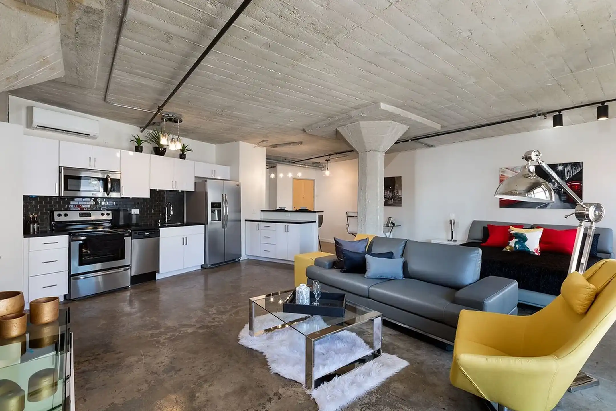 Cosmo Lofts - Los Angeles, CA 90028 | ApartmentGuide.com
