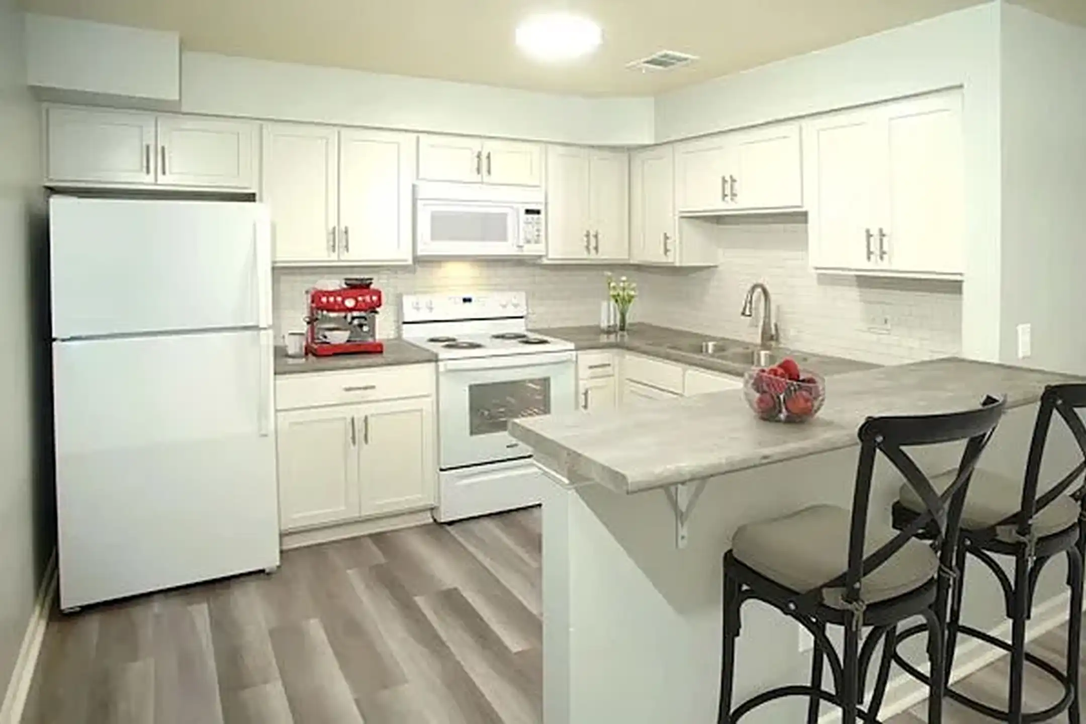 Walnut Hills - Kentwood, MI 49512 | ApartmentGuide.com