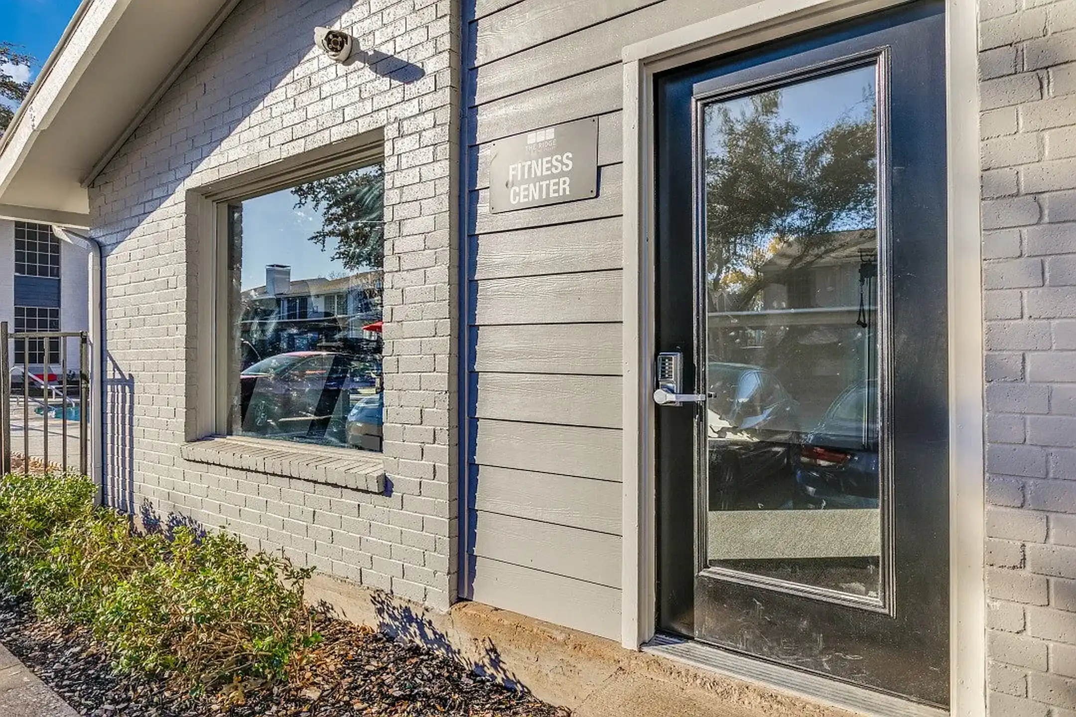 The Ridge on Spring Valley - Dallas, TX 75254 | ApartmentGuide.com