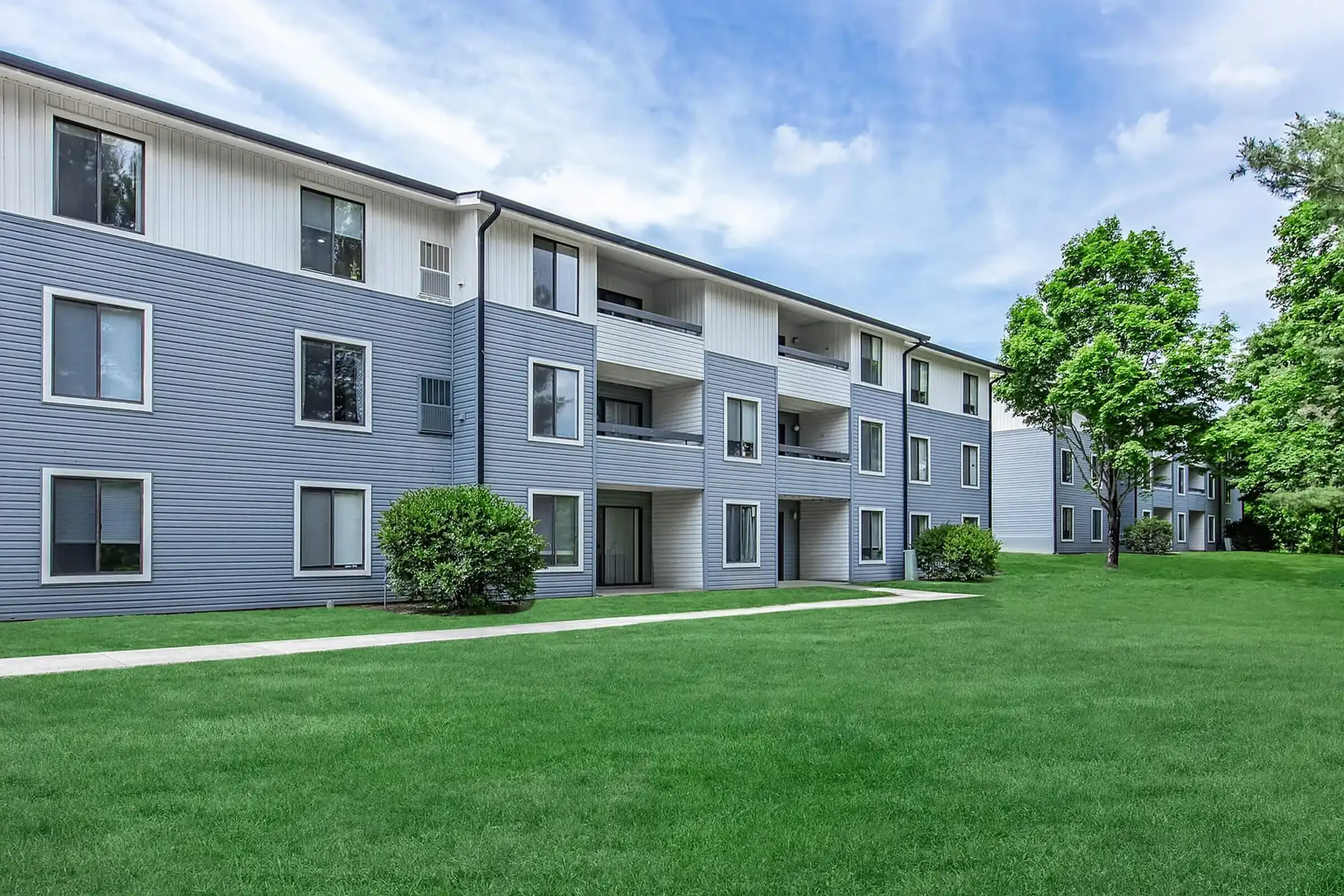 Foxridge Apartment Homes - Blacksburg, VA 24060 | ApartmentGuide.com