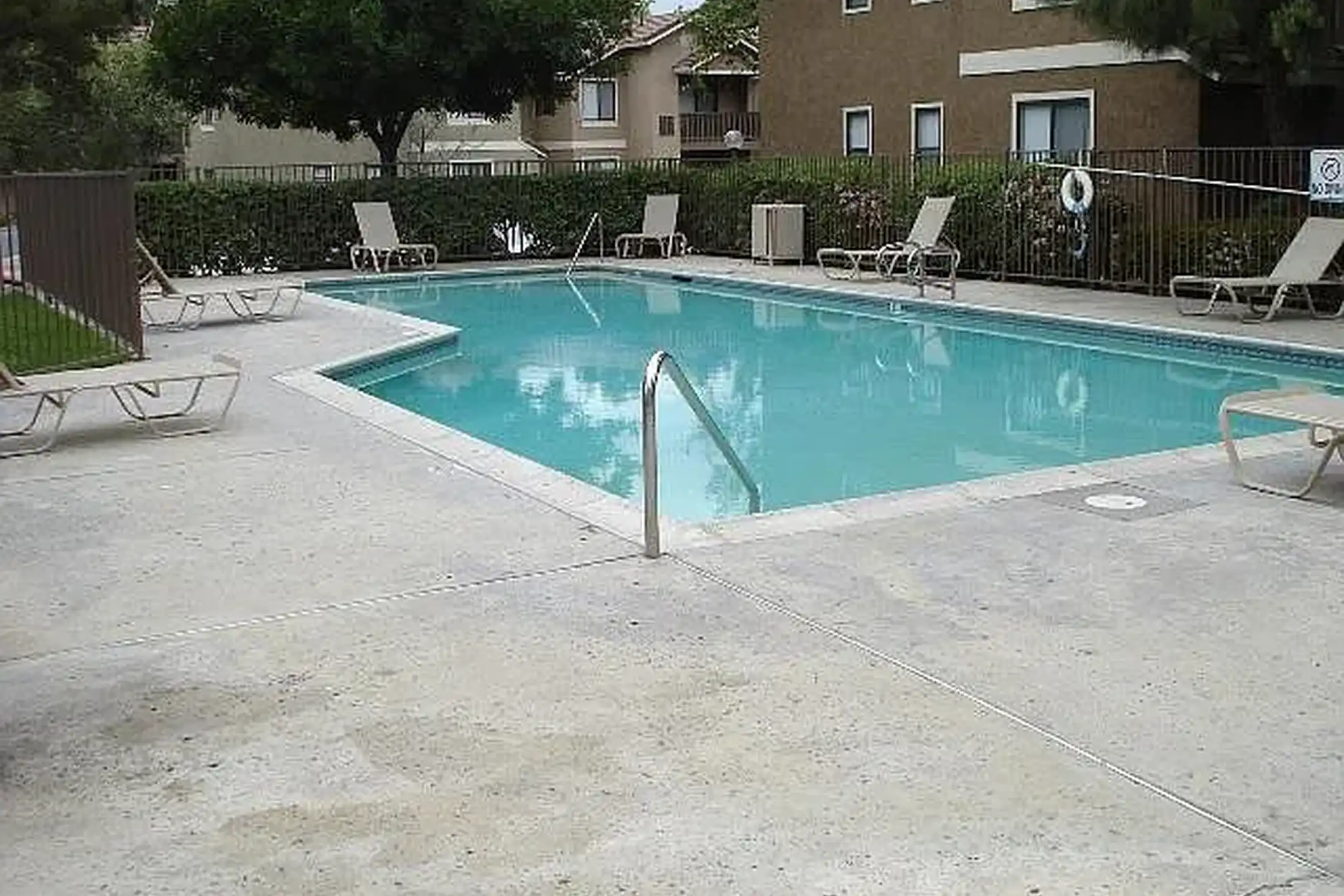 Rolling Ridge Apartments - Chino Hills, CA 91709 | ApartmentGuide.com