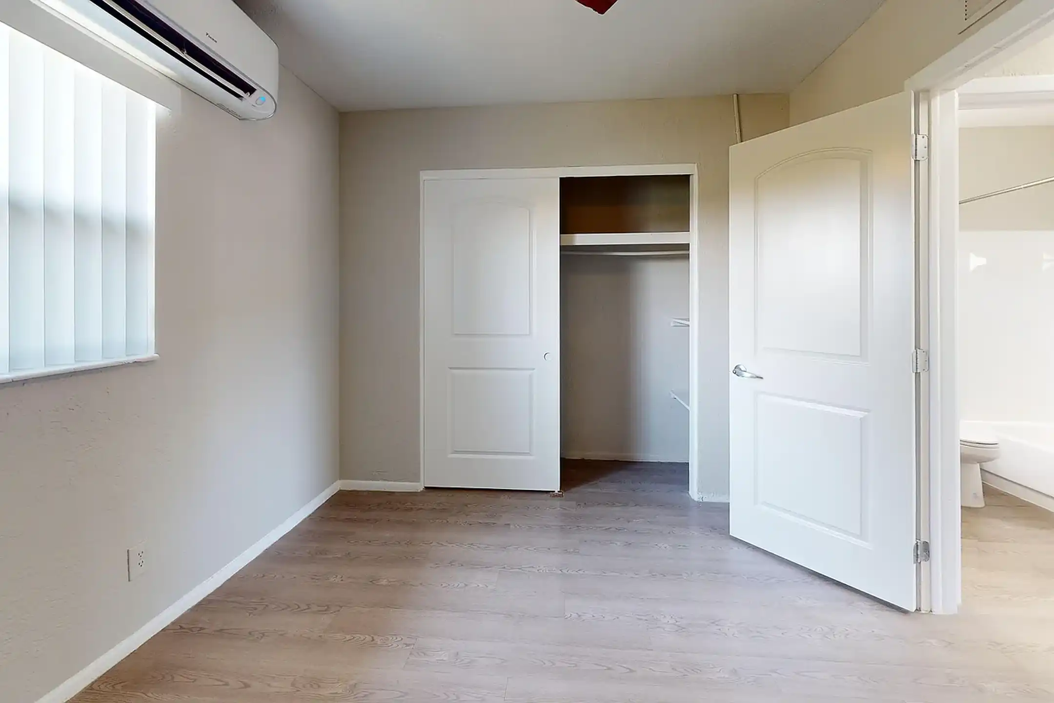 Waterside Village - Saint Petersburg, FL 33714 | ApartmentGuide.com