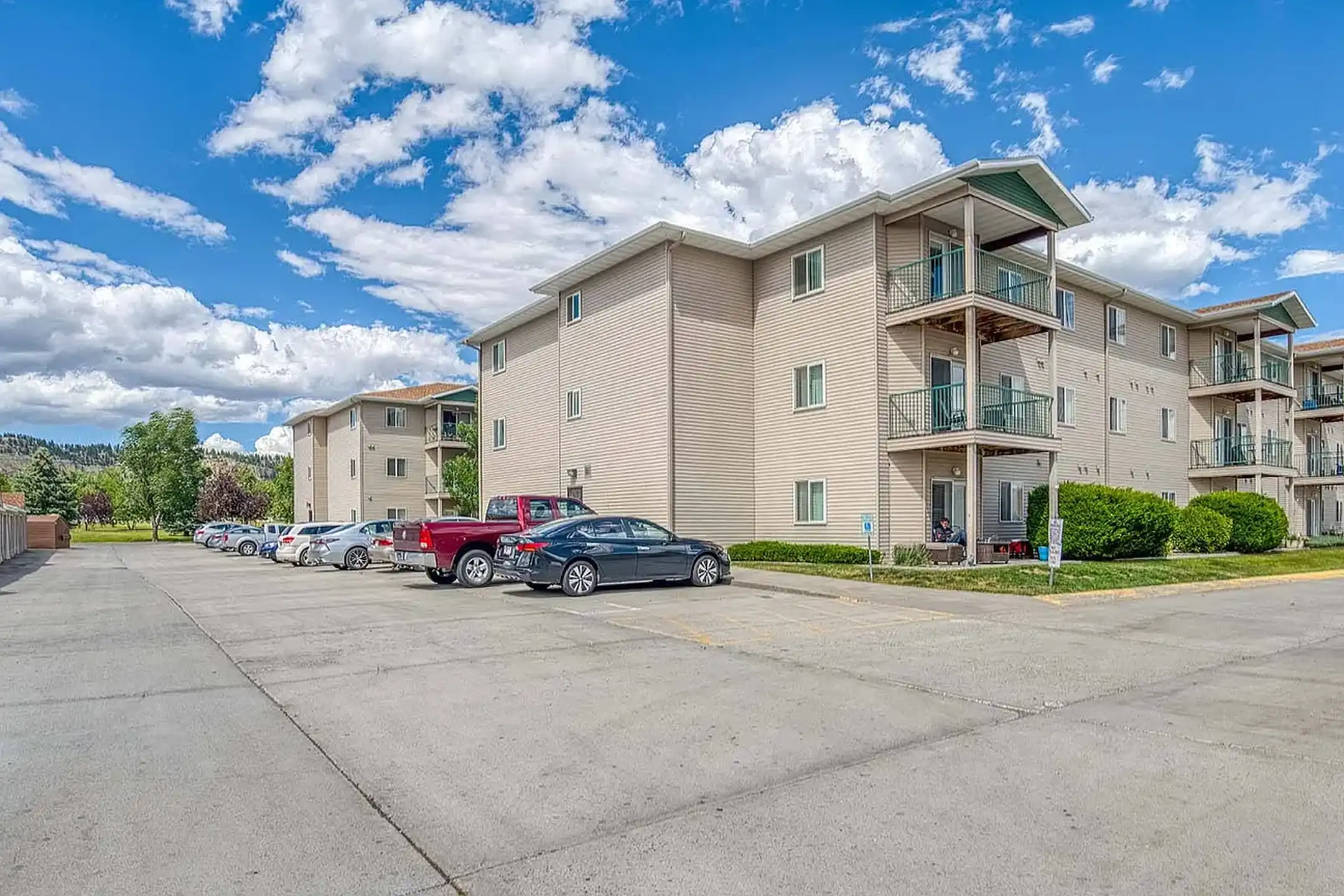 Country Meadows Apartment Homes - Billings, MT 59102 | ApartmentGuide.com