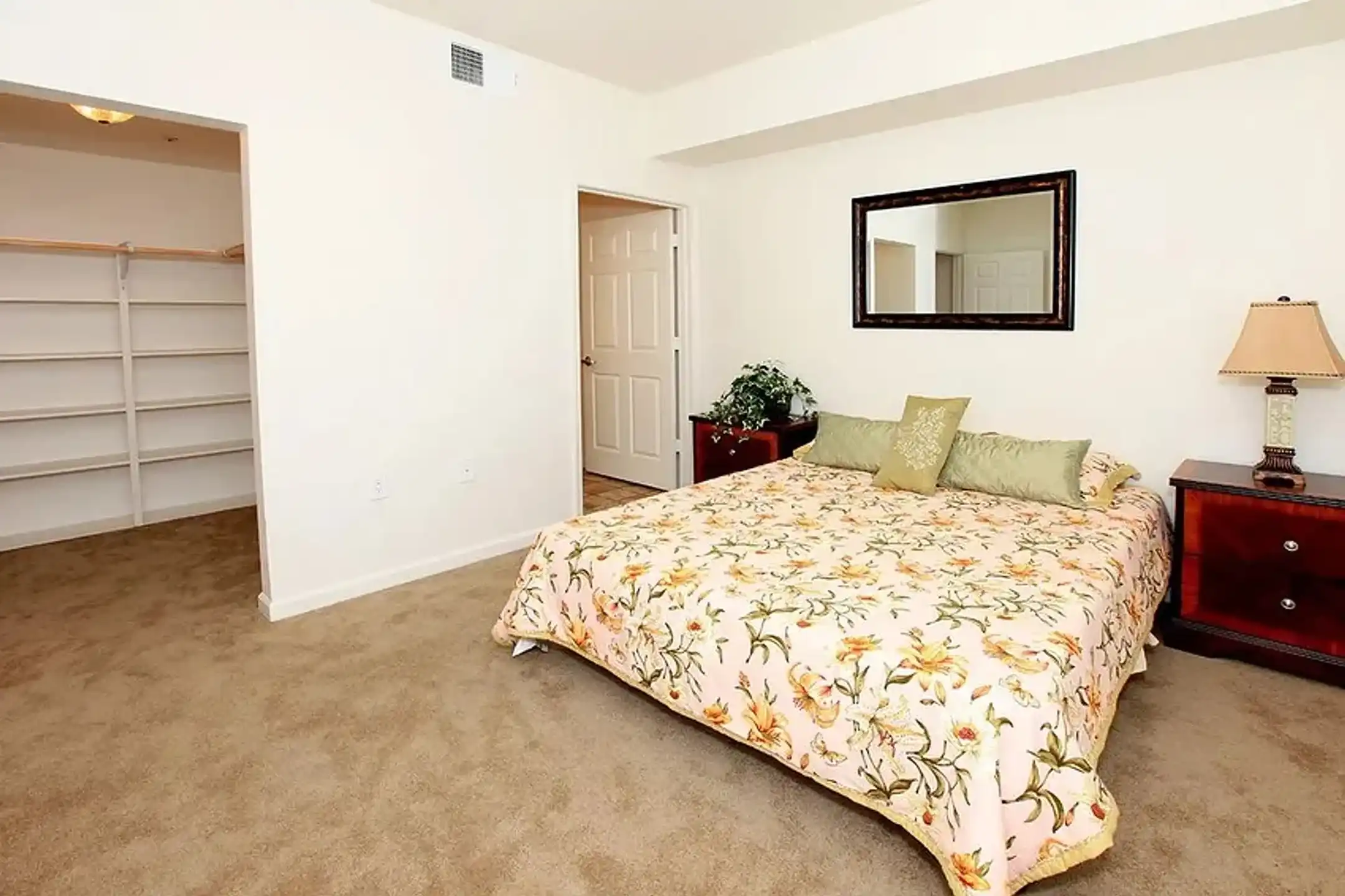 Parc Grove Commons - Fresno, CA 93703 | ApartmentGuide.com