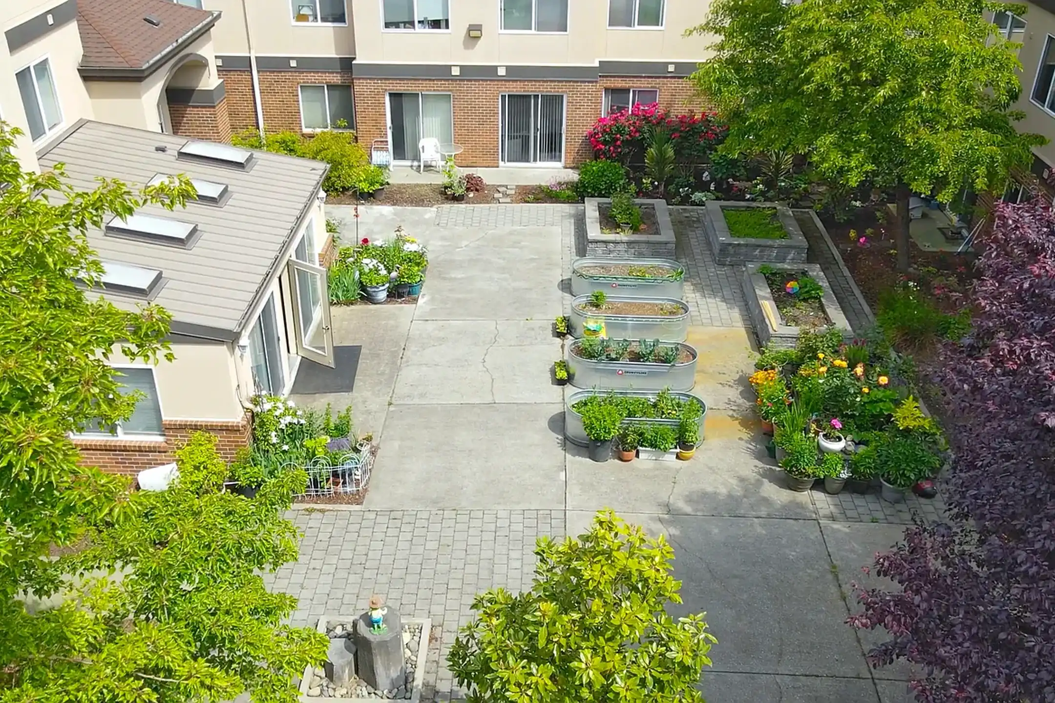 Tri Court Senior Living Apartments - Kent, WA 98032 | ApartmentGuide.com