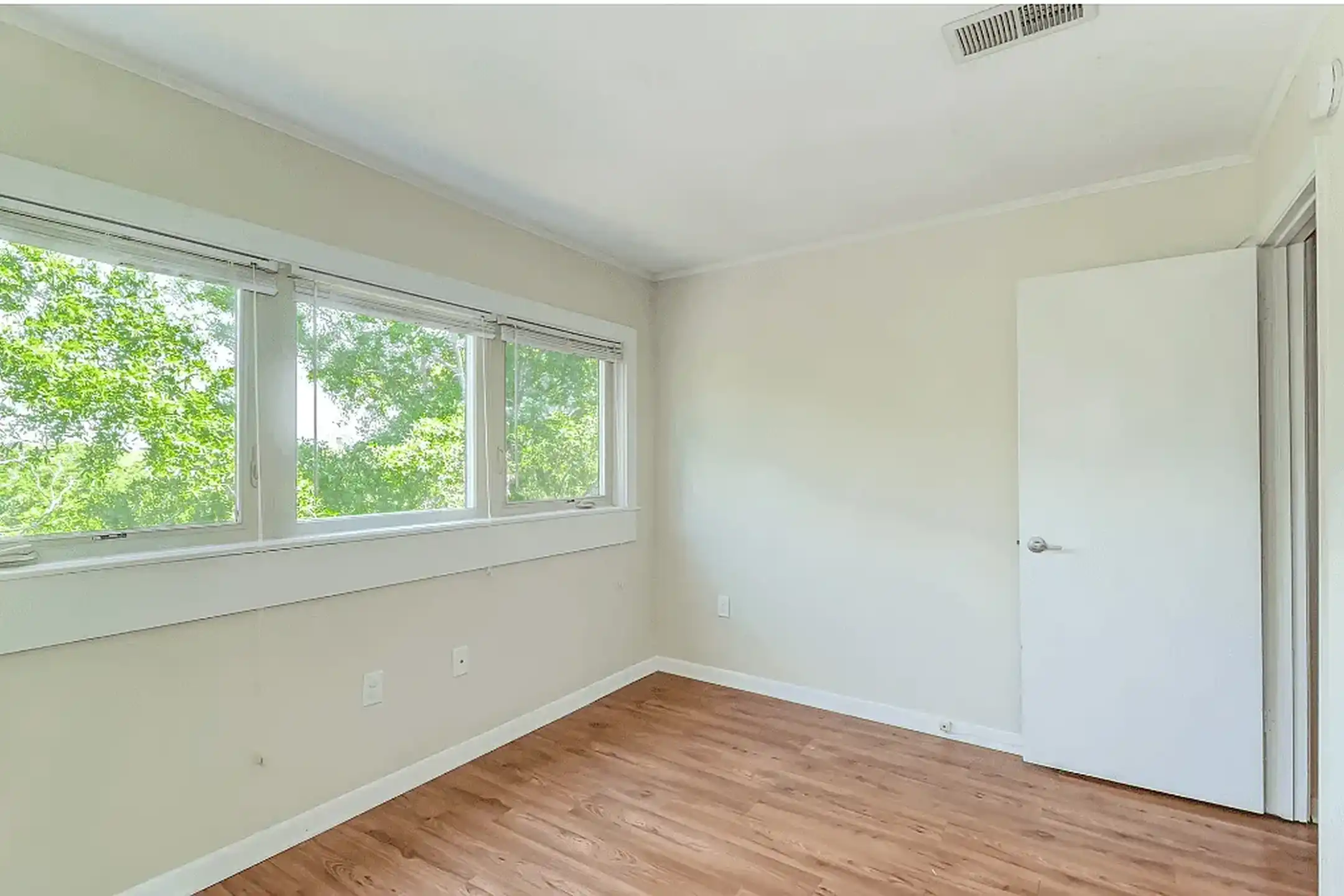 Bee Street - Charleston, SC 29403 | ApartmentGuide.com