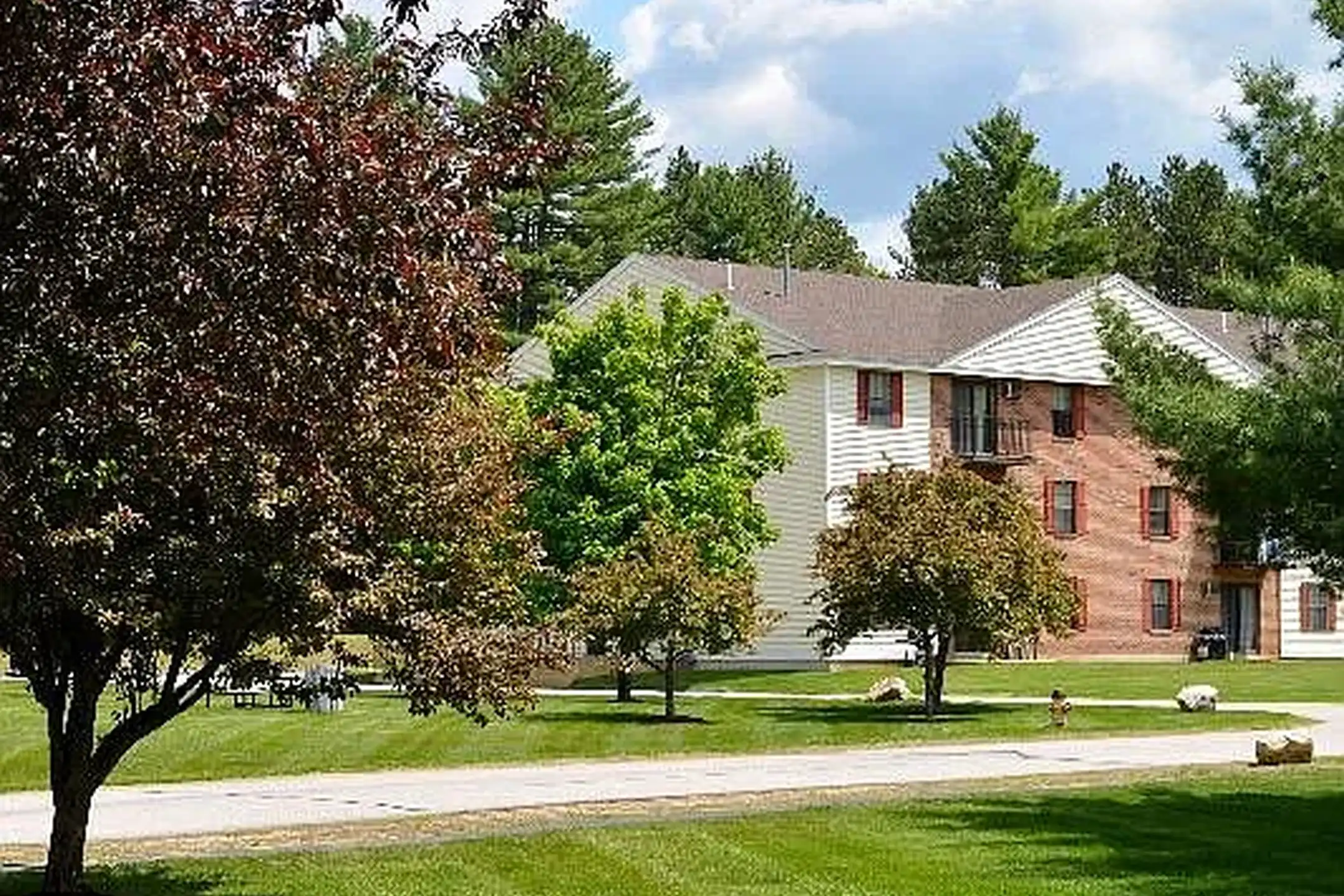 Oak Creek - A Beautiful Place to Live - Concord, NH 03303 ...