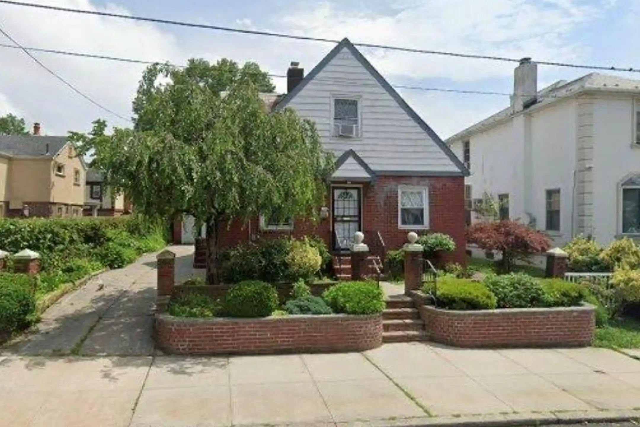 210-10 56th Ave #2FL - Queens, NY 11364 | ApartmentGuide.com