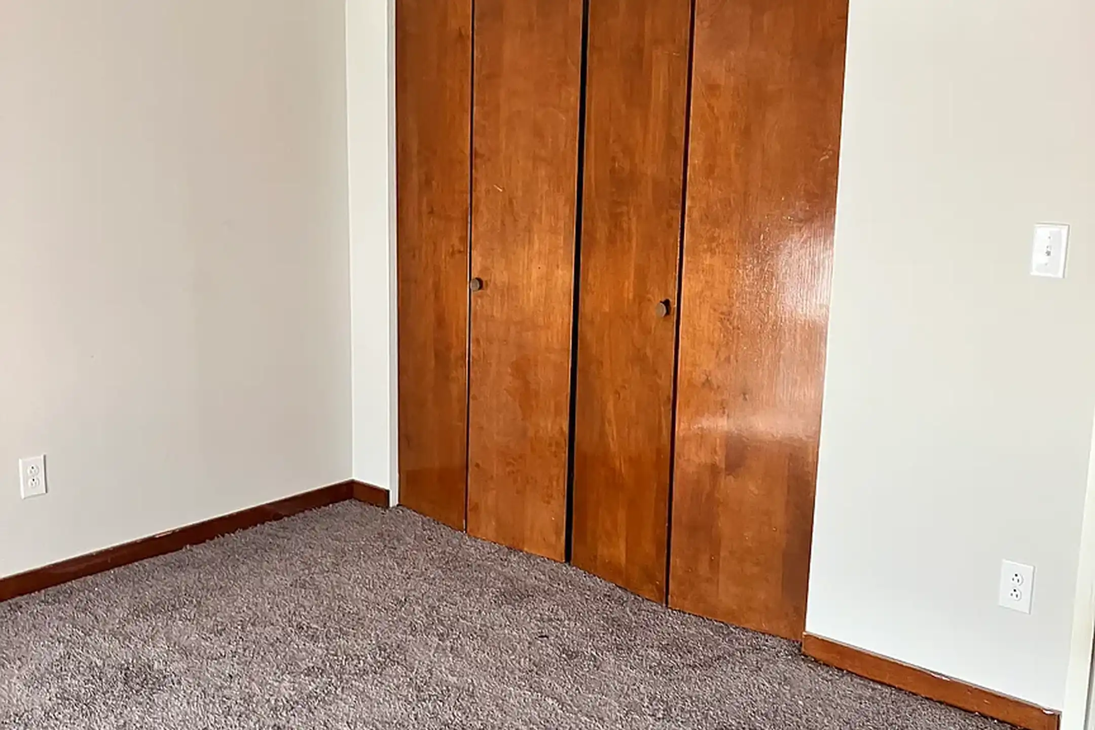 Barney Square Apartments - Schenectady, NY 12305 | ApartmentGuide.com