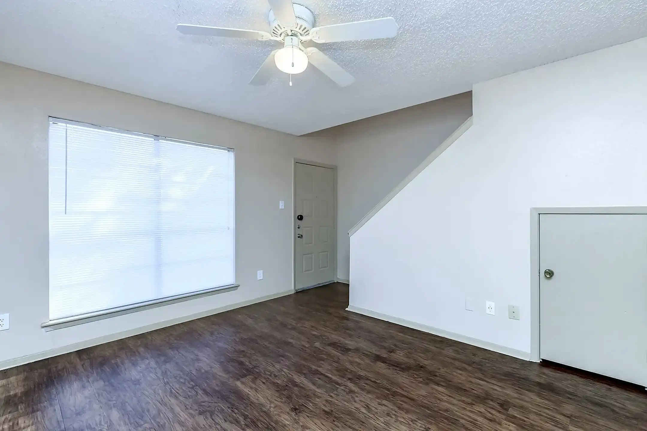 Wood Trail Apartments - Bryan, TX 77803 | ApartmentGuide.com
