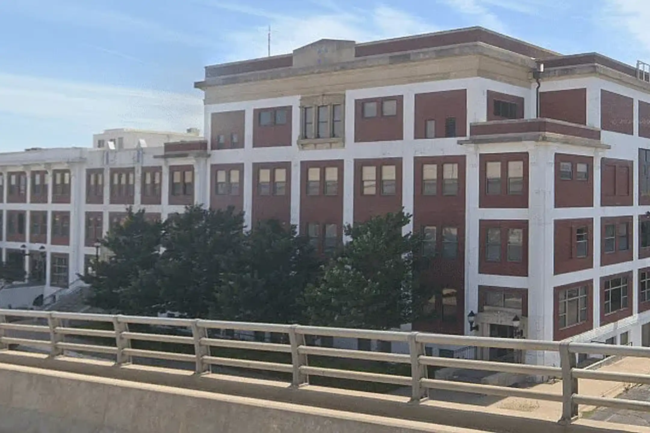 Pioneer Motive Power Place - Topeka, KS 66616 | ApartmentGuide.com