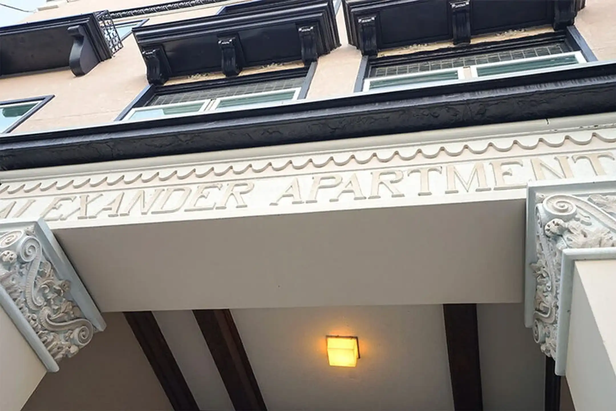 Alexander Apartments - Seattle, WA 98122 | ApartmentGuide.com