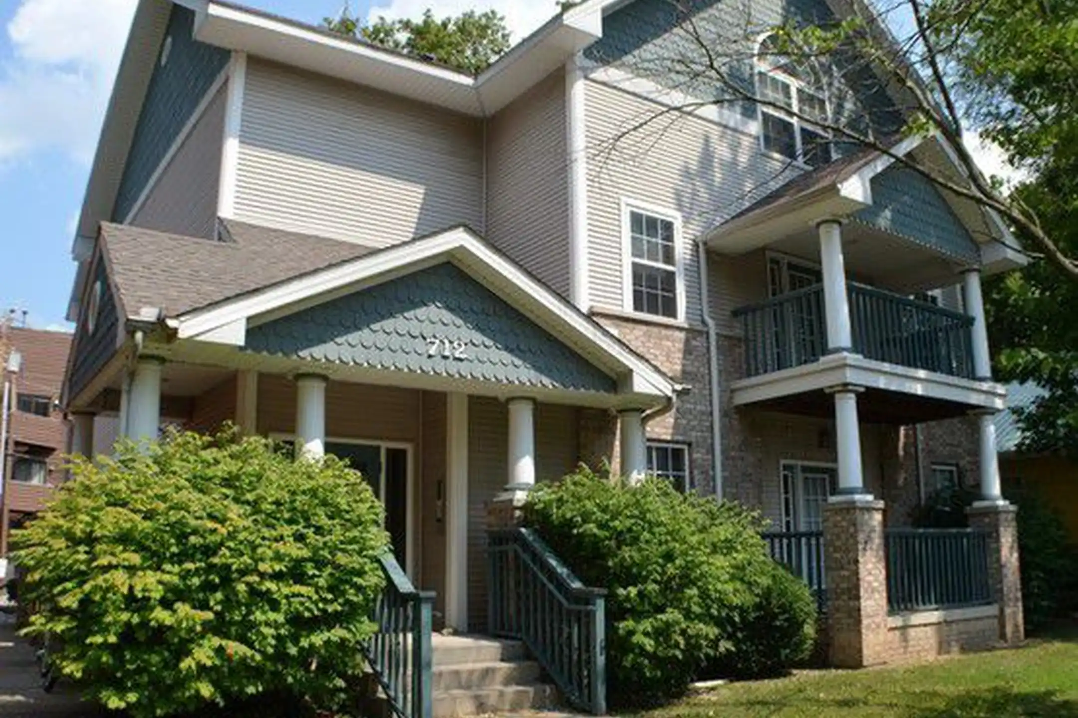 712 W Green St unit 2 - Urbana, IL 61801 | ApartmentGuide.com