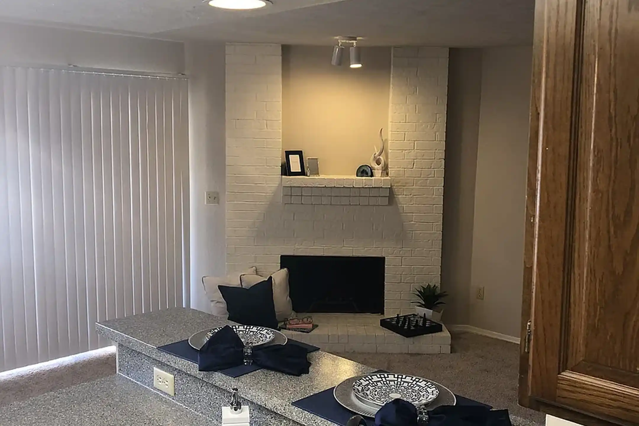 Country Club Condos - Garland, TX 75041 | ApartmentGuide.com