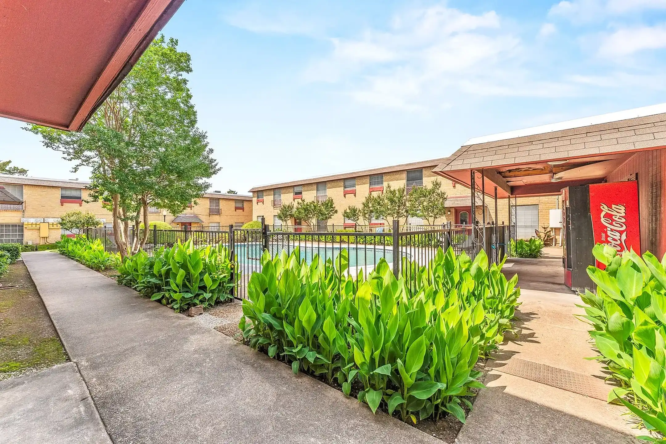 Car Mel Apartments - Waco, TX 76710 | ApartmentGuide.com