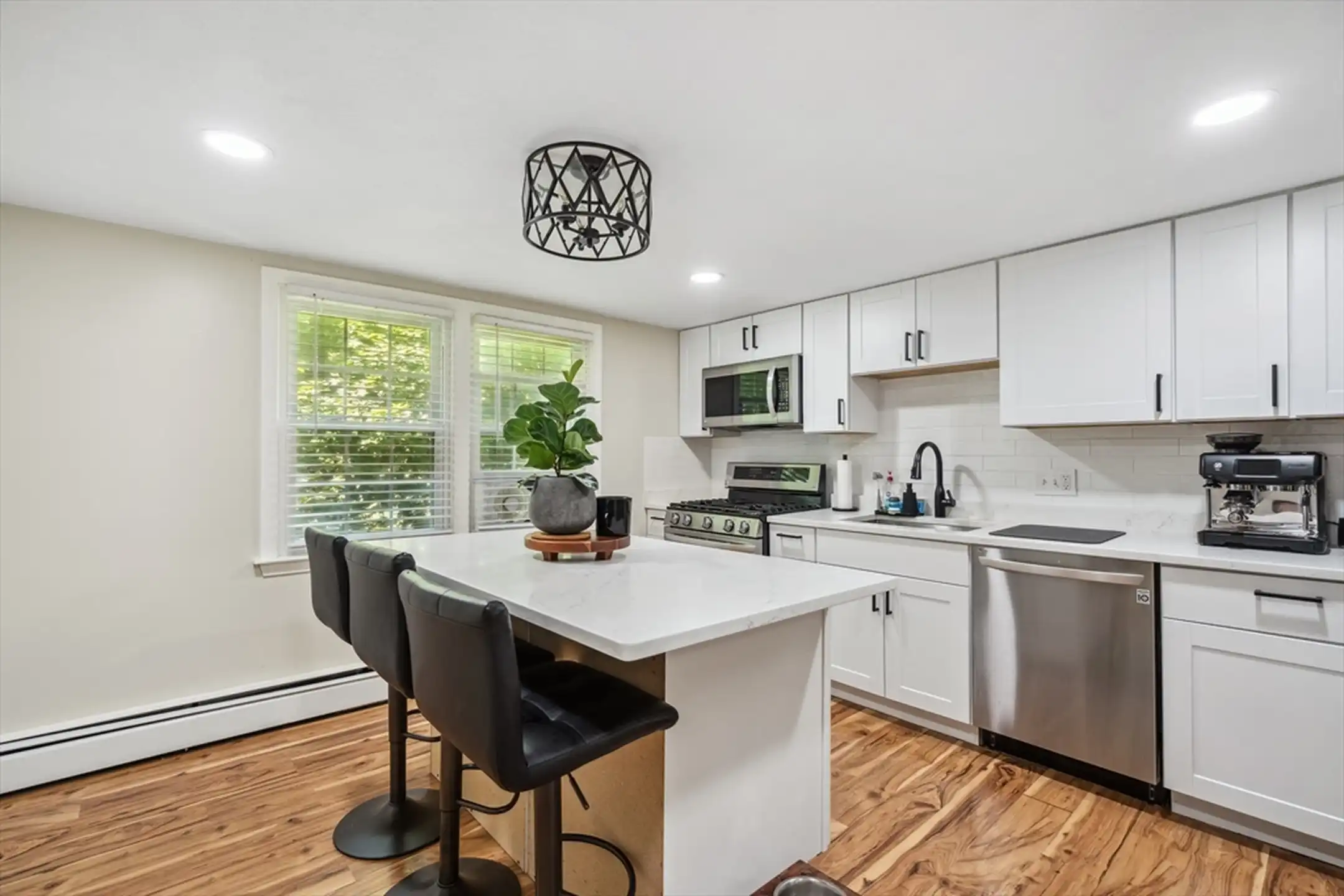 13 Myles Standish Dr unit 3 - Haverhill, MA 01835 | ApartmentGuide.com