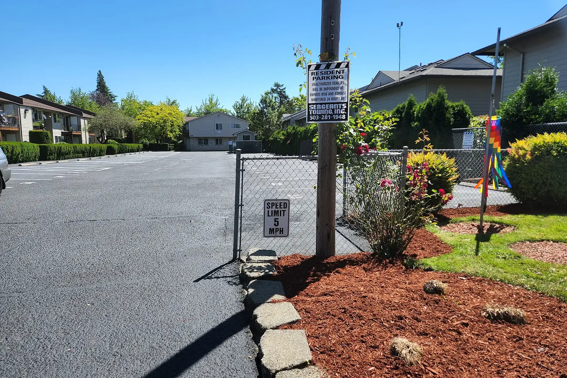 Emerald East Apartments - Portland, OR 97220 | ApartmentGuide.com