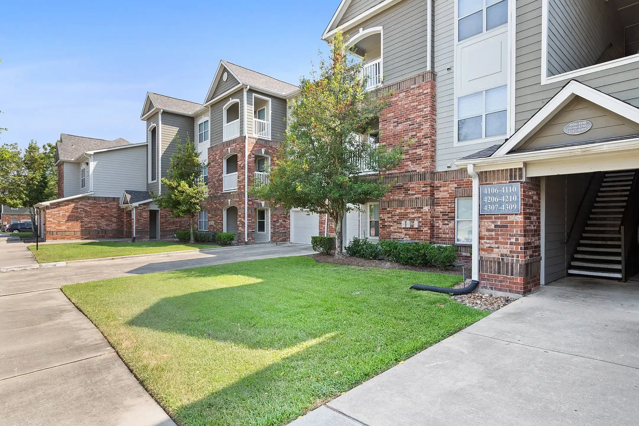 Carrington Place Apartments - Houston, TX 77065 | ApartmentGuide.com