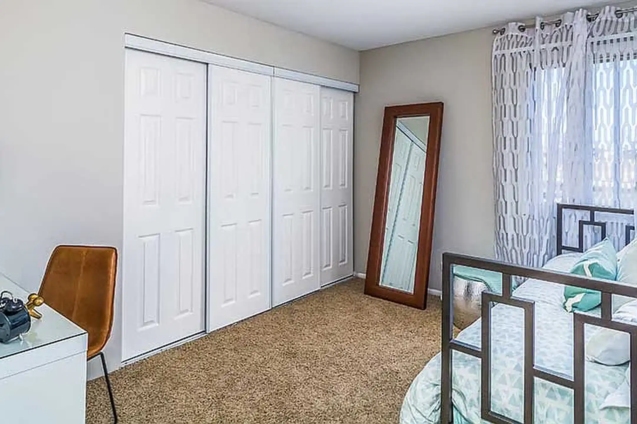 The Lakes at Fountain Square Apartment Homes - Waukegan, IL 60085 ...