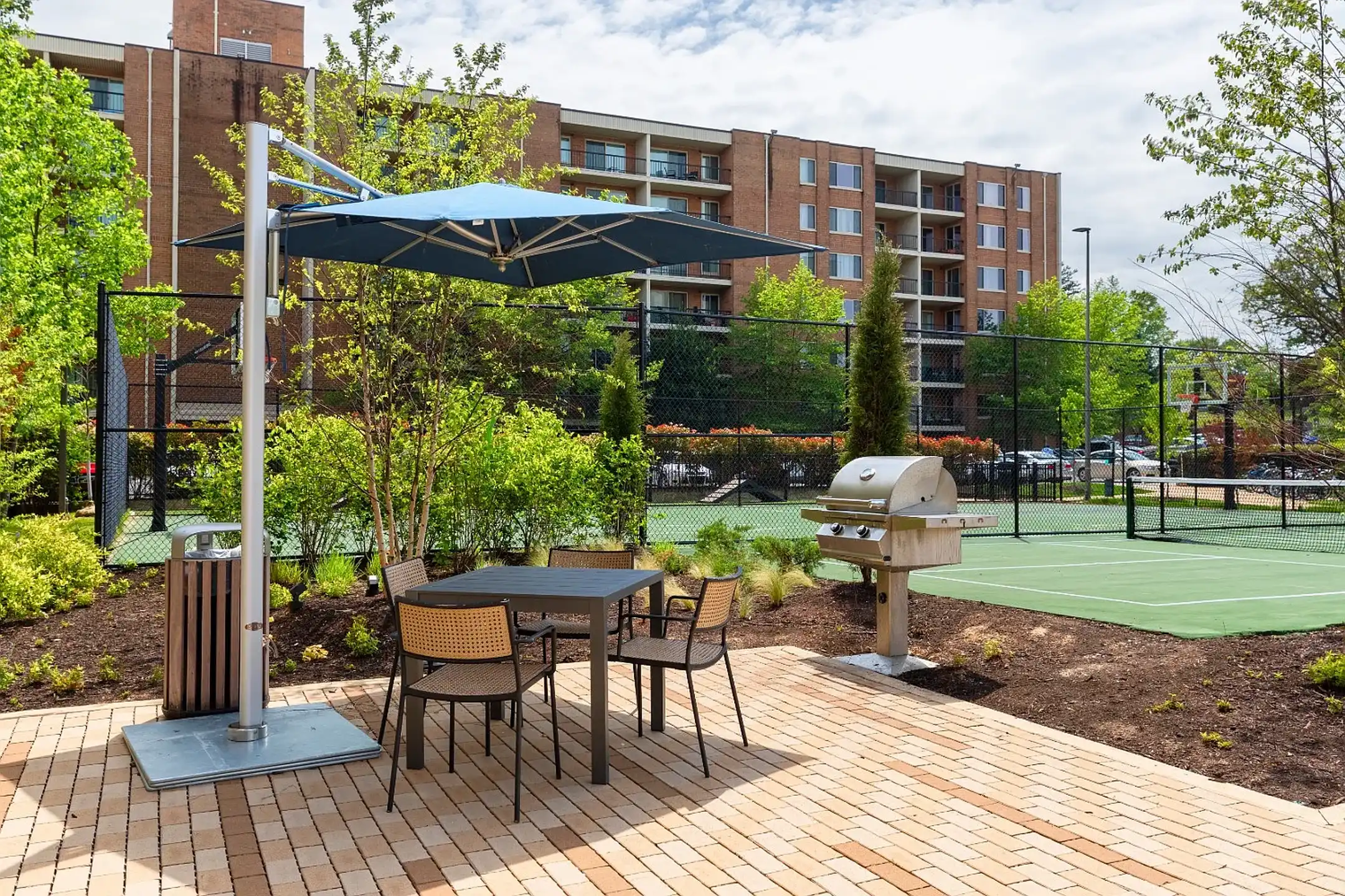 Falls Green - Falls Church, VA 22044 | ApartmentGuide.com