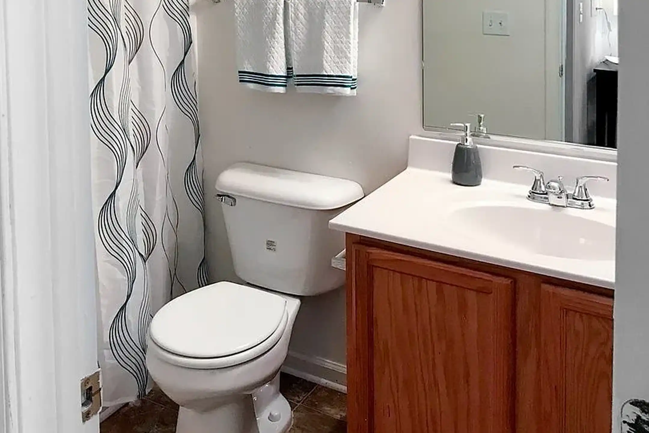 The Suites at Port Warwick - Newport News, VA 23606 | ApartmentGuide.com