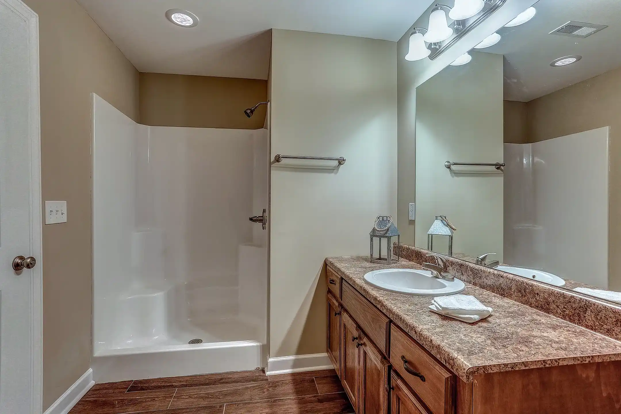 Bailey Springs Manor - Florence, AL 35634 | ApartmentGuide.com