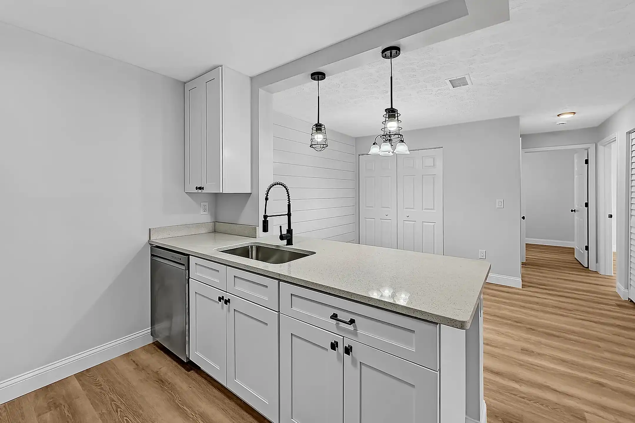 Springview Apartments - Newburgh, IN 47630 | ApartmentGuide.com