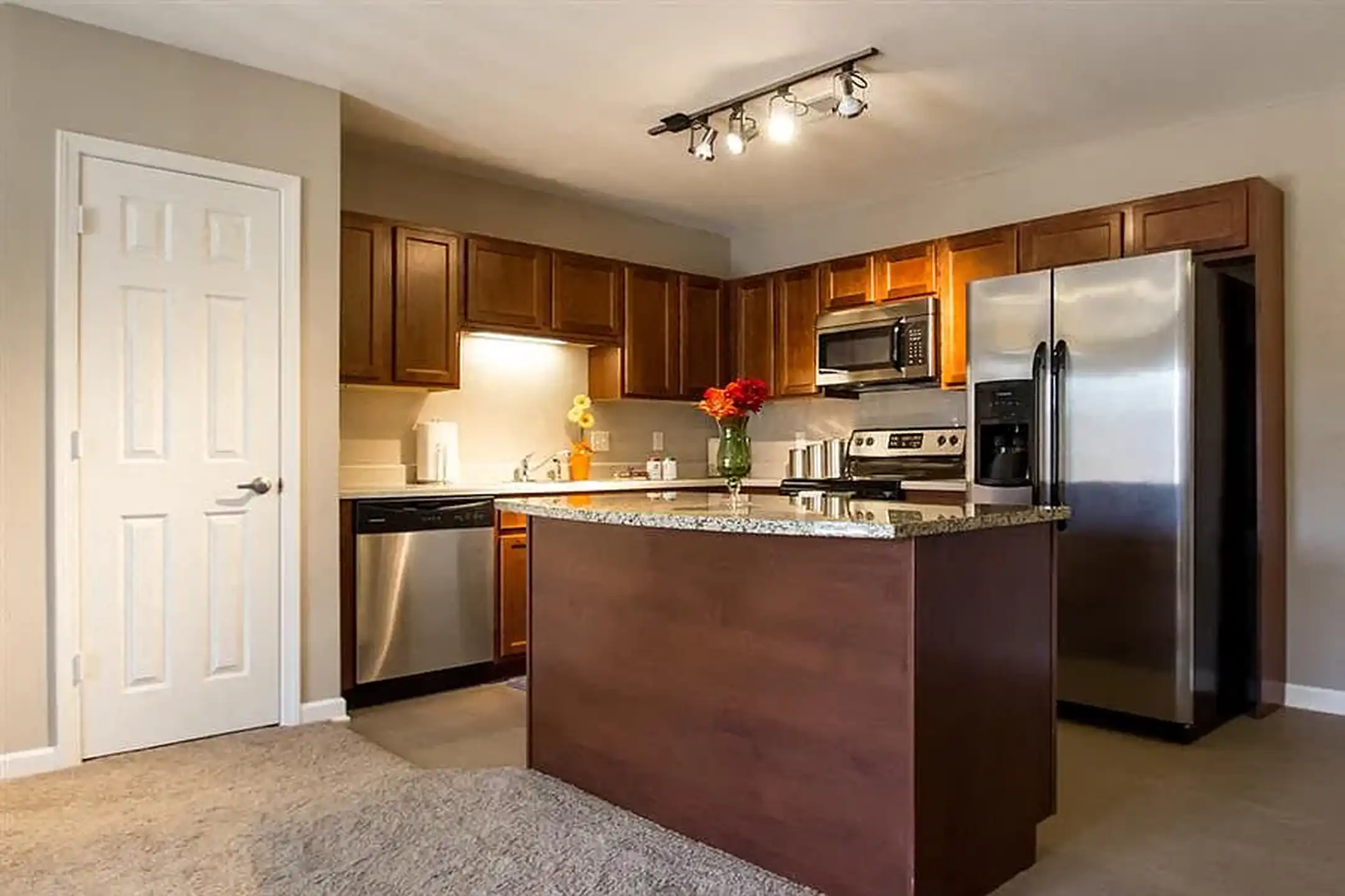 Aspen Lofts/West - Omaha, NE 68137 | ApartmentGuide.com