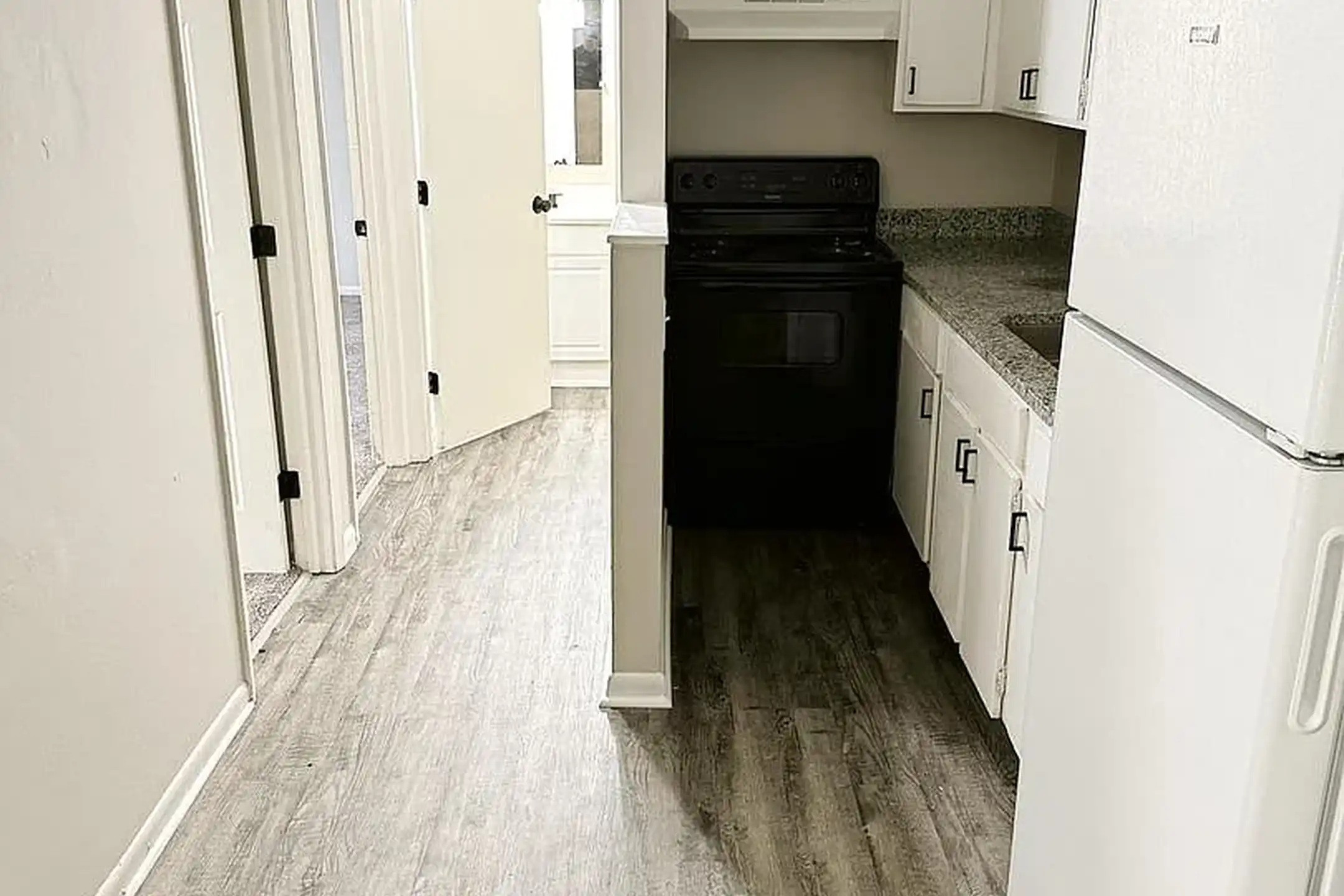 Erica Court Apartments - Dayton, OH 45414 | ApartmentGuide.com