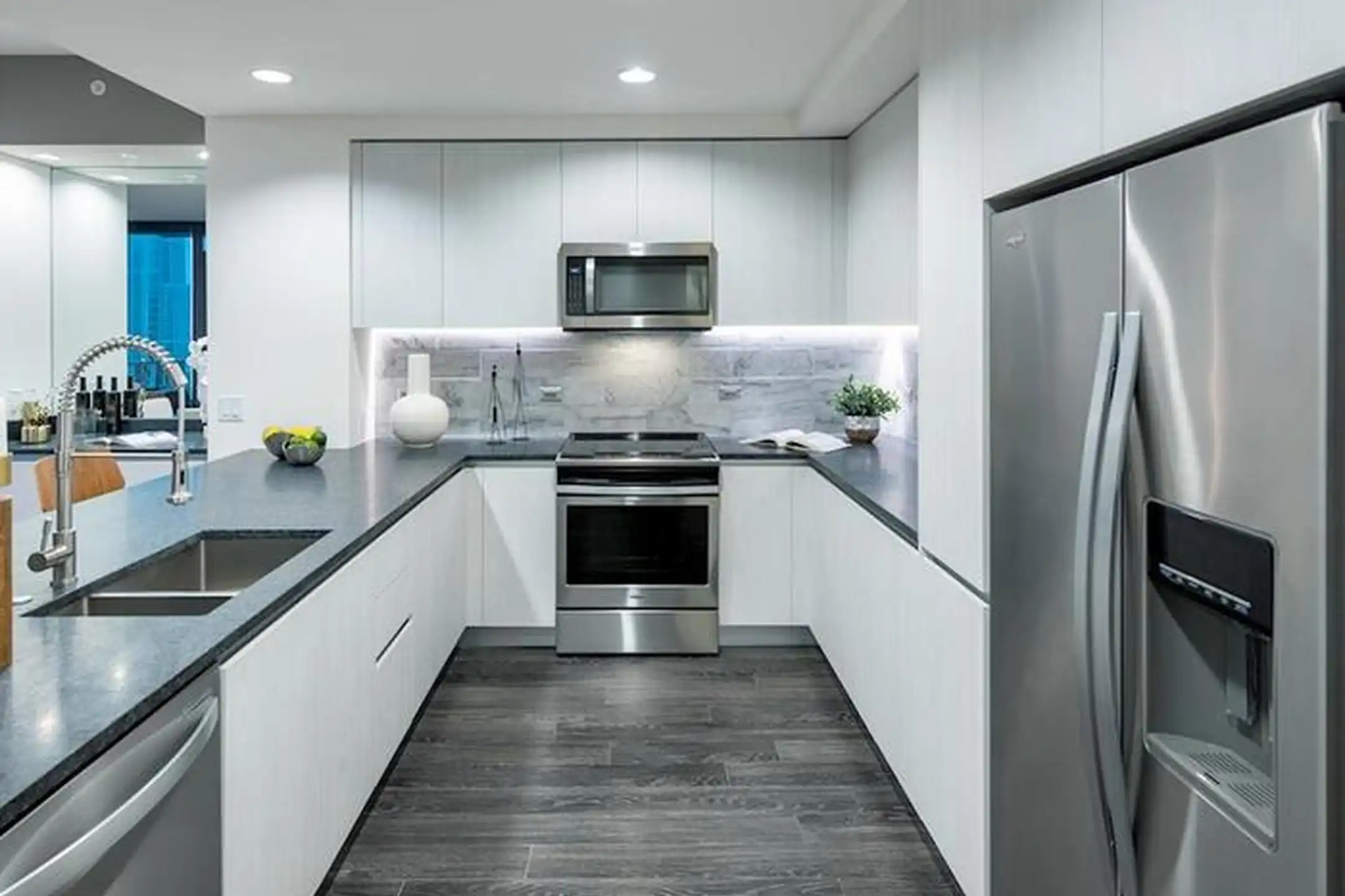 1770 S Post Oak Ln unit b11 - Houston, TX 77056 | ApartmentGuide.com