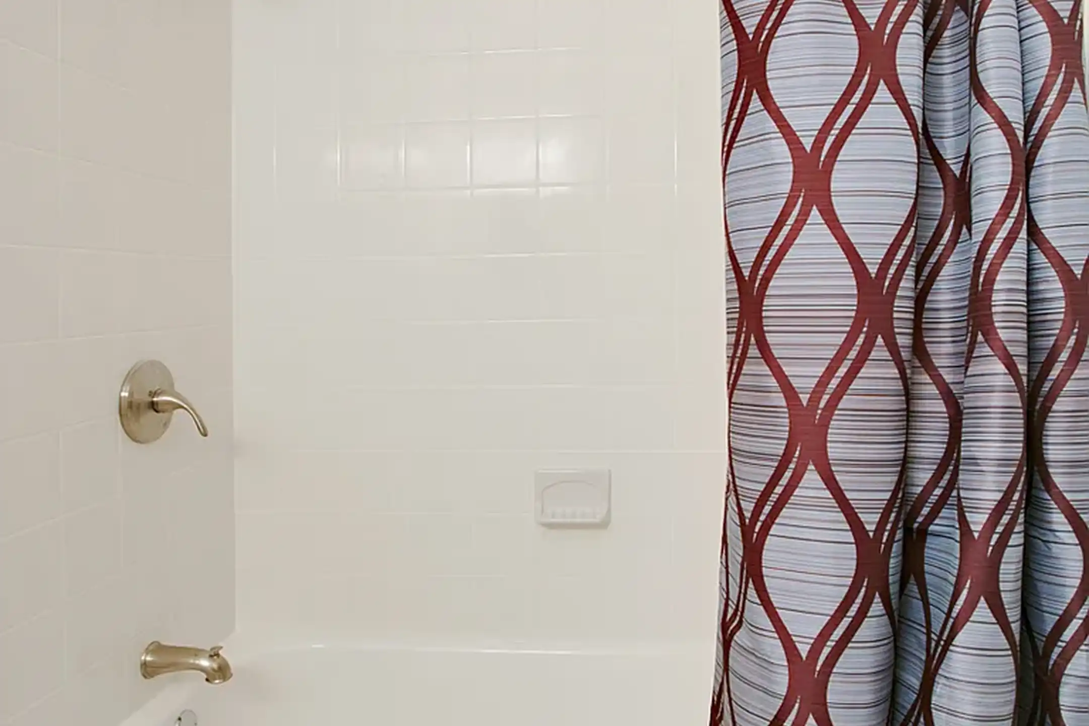 Millbridge Gardens - Clementon, NJ 08021 | ApartmentGuide.com