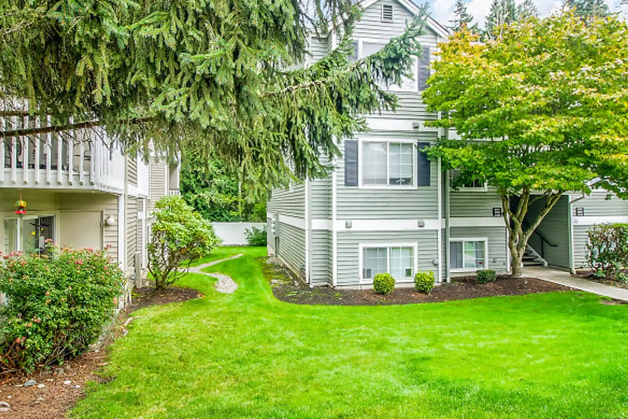 Pacific Heights - Federal Way, WA 98003 | ApartmentGuide.com
