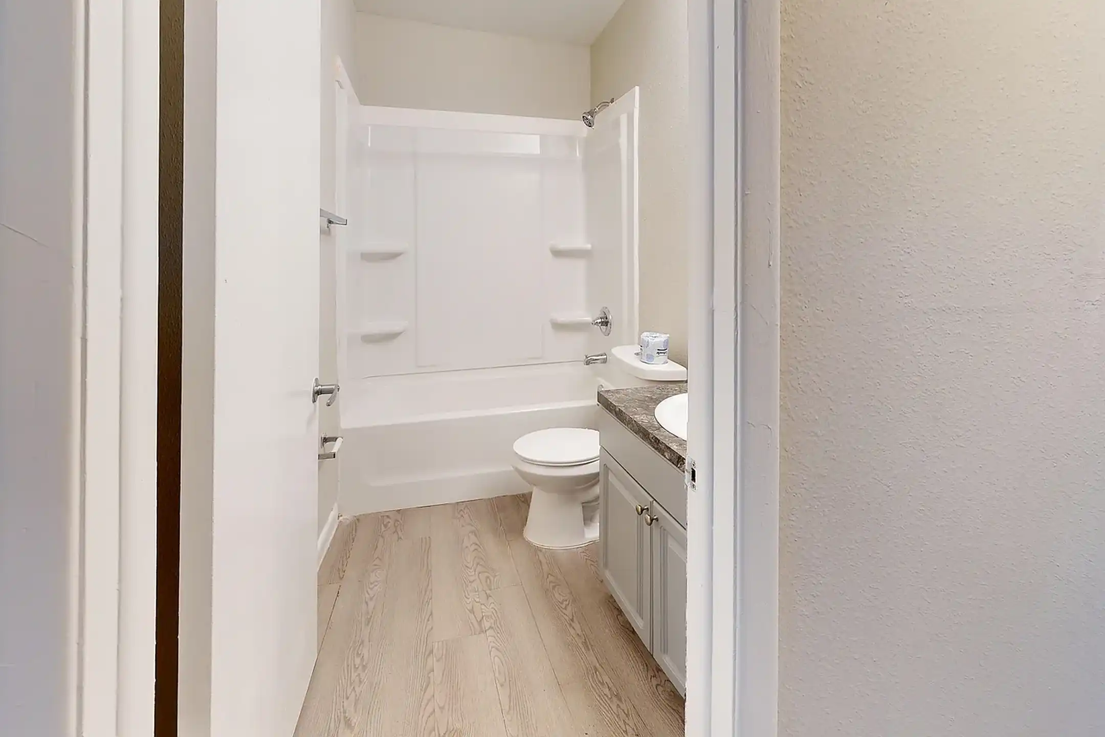 Waterside Village - Saint Petersburg, FL 33714 | ApartmentGuide.com