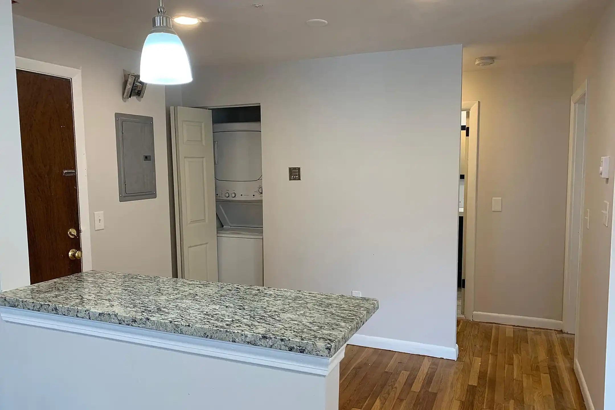 Reed Street Apartments - Randolph, MA 02368 | ApartmentGuide.com