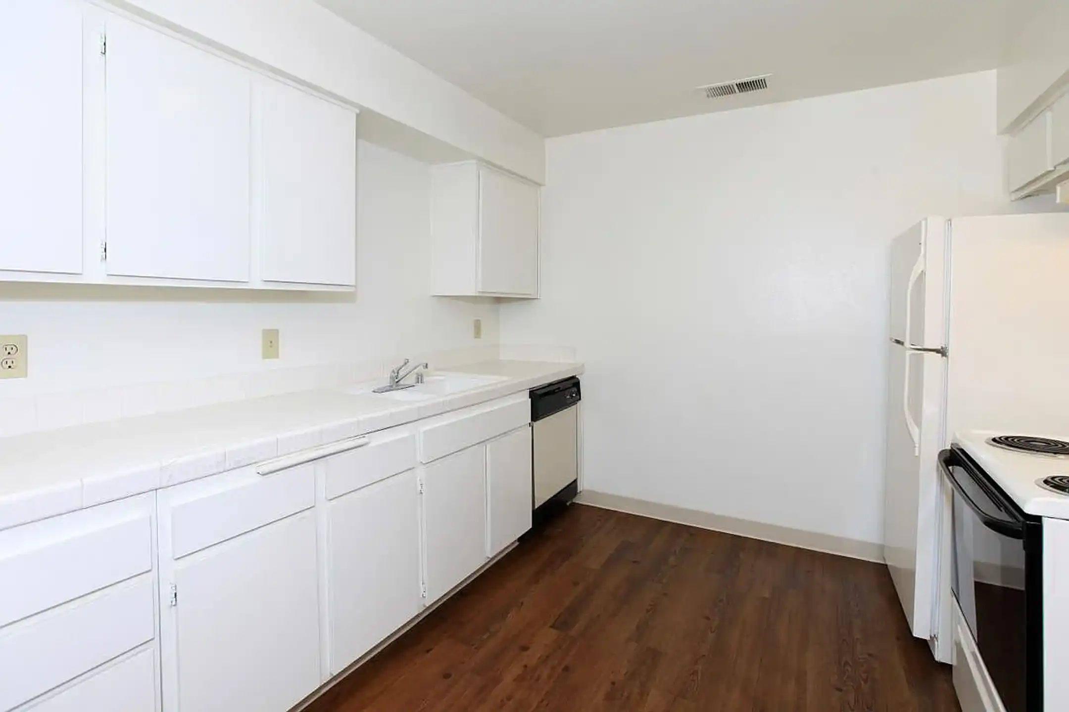 Sierra and Terrace - Bakersfield, CA 93309 | ApartmentGuide.com