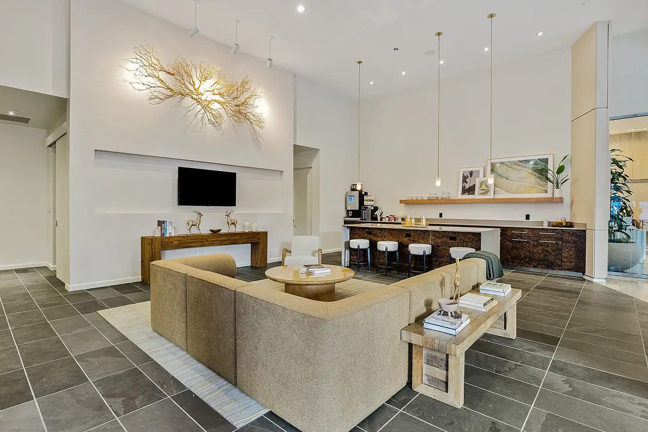 44 Monroe - Phoenix, AZ 85003 | ApartmentGuide.com