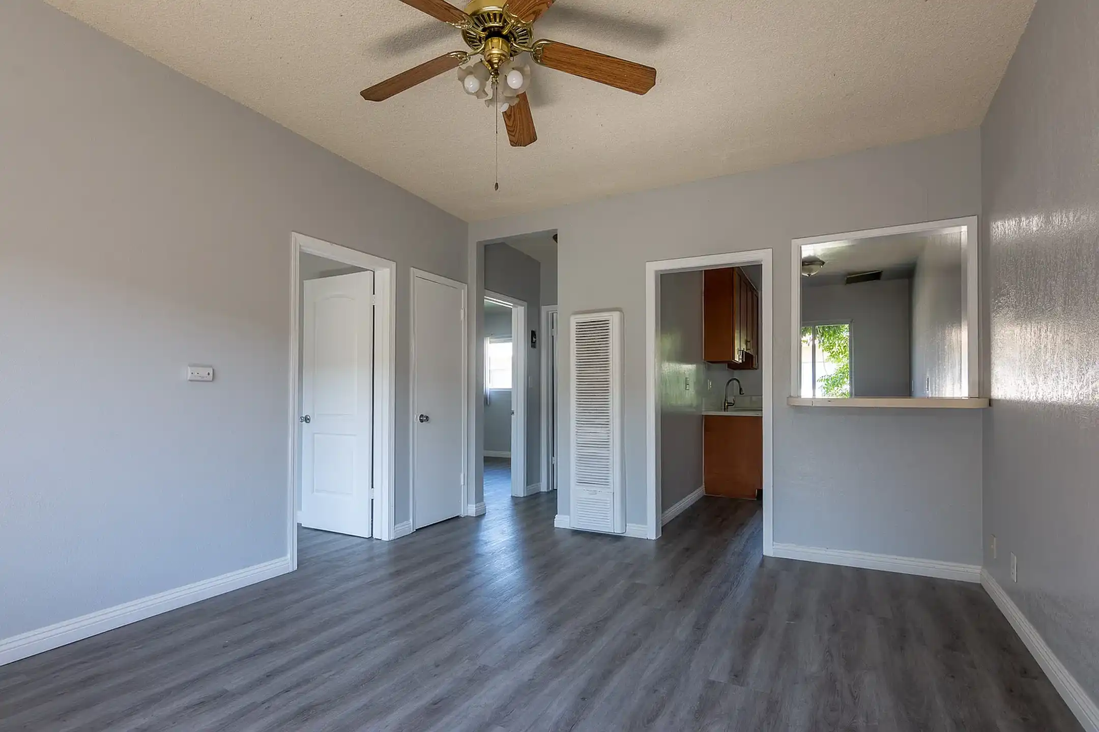 Capri Apartments - Downey, CA 90242 | ApartmentGuide.com