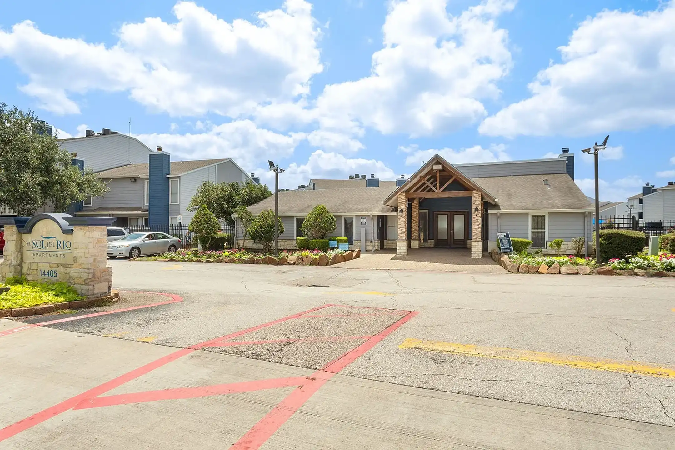 El Sol Del Rio - Houston, TX 77083 | ApartmentGuide.com