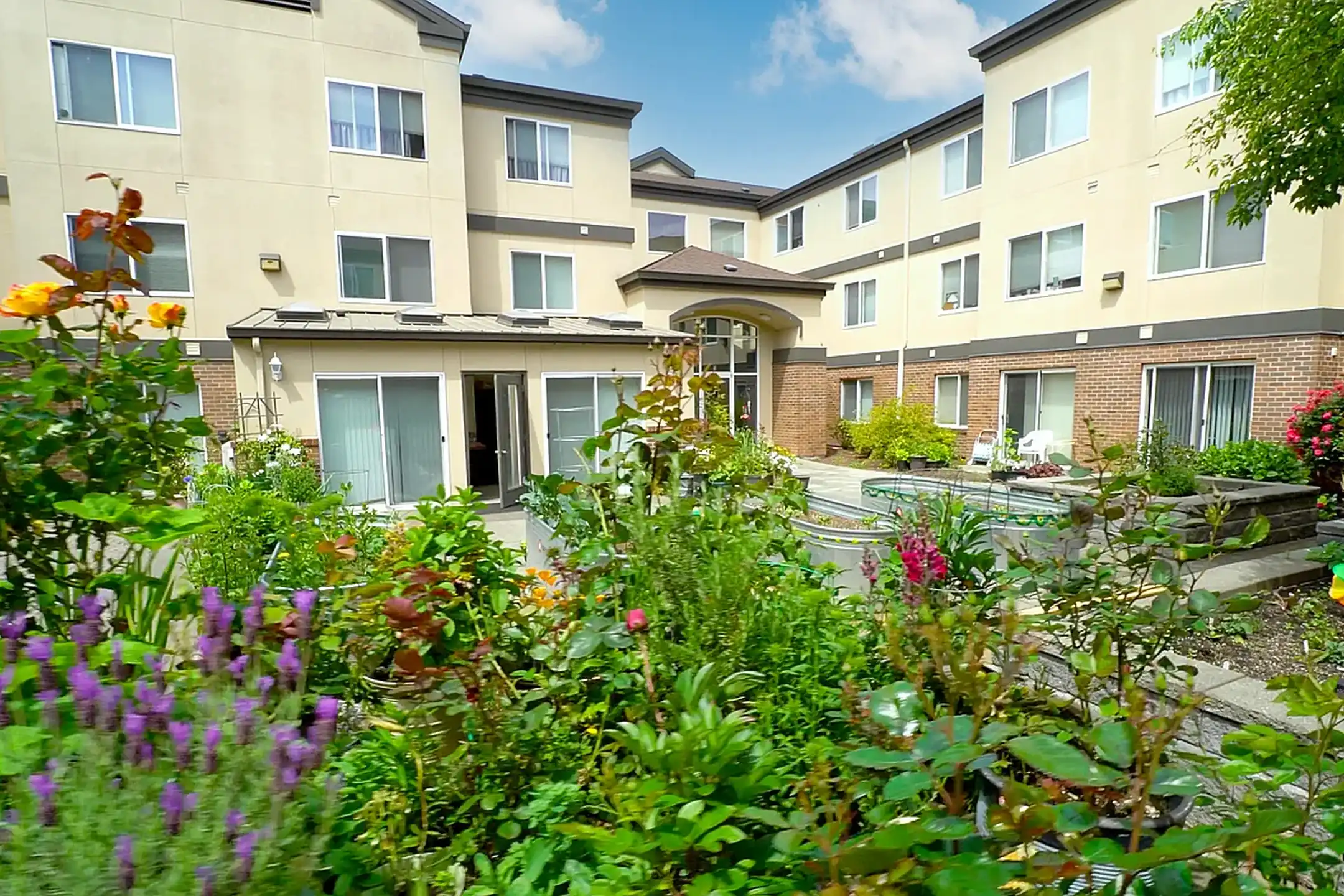 Tri Court Senior Living Apartments - Kent, WA 98032 | ApartmentGuide.com