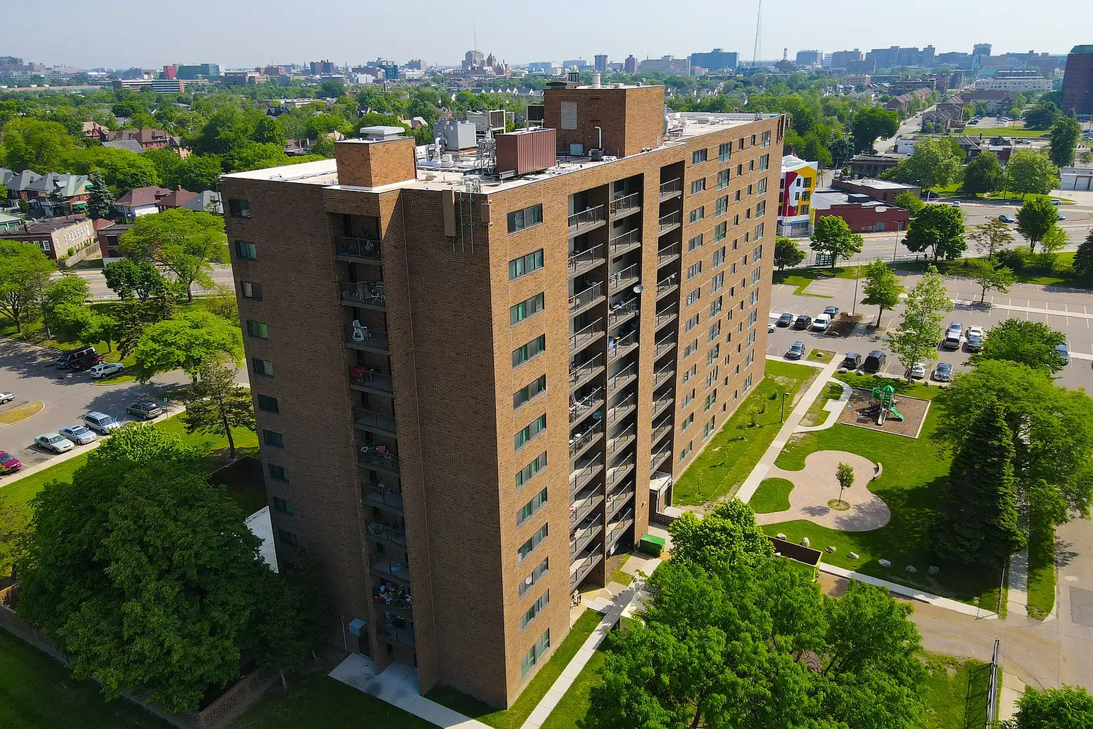 Roberts III Apartments - Detroit, MI 48208 | ApartmentGuide.com