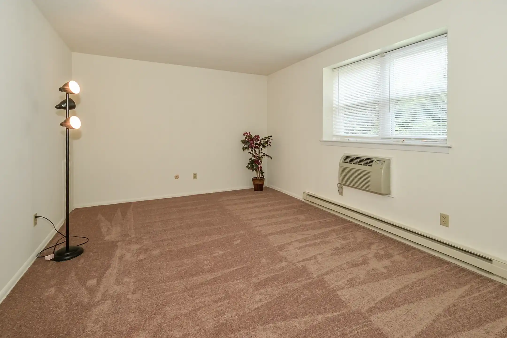 Sanbrook Apartments - Bethlehem, PA 18015 | ApartmentGuide.com