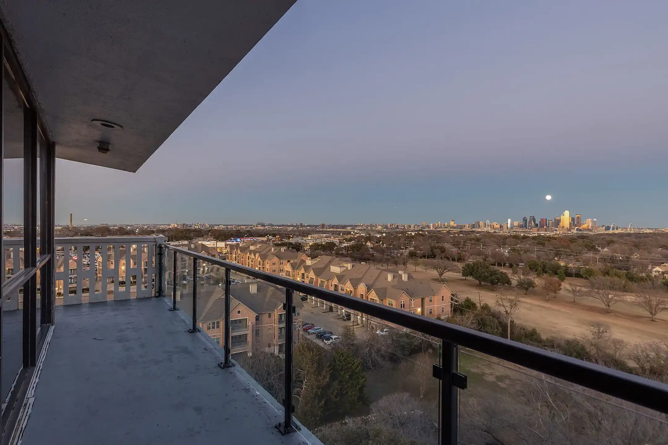 Skyline at Kessler - Dallas, TX 75211 | ApartmentGuide.com