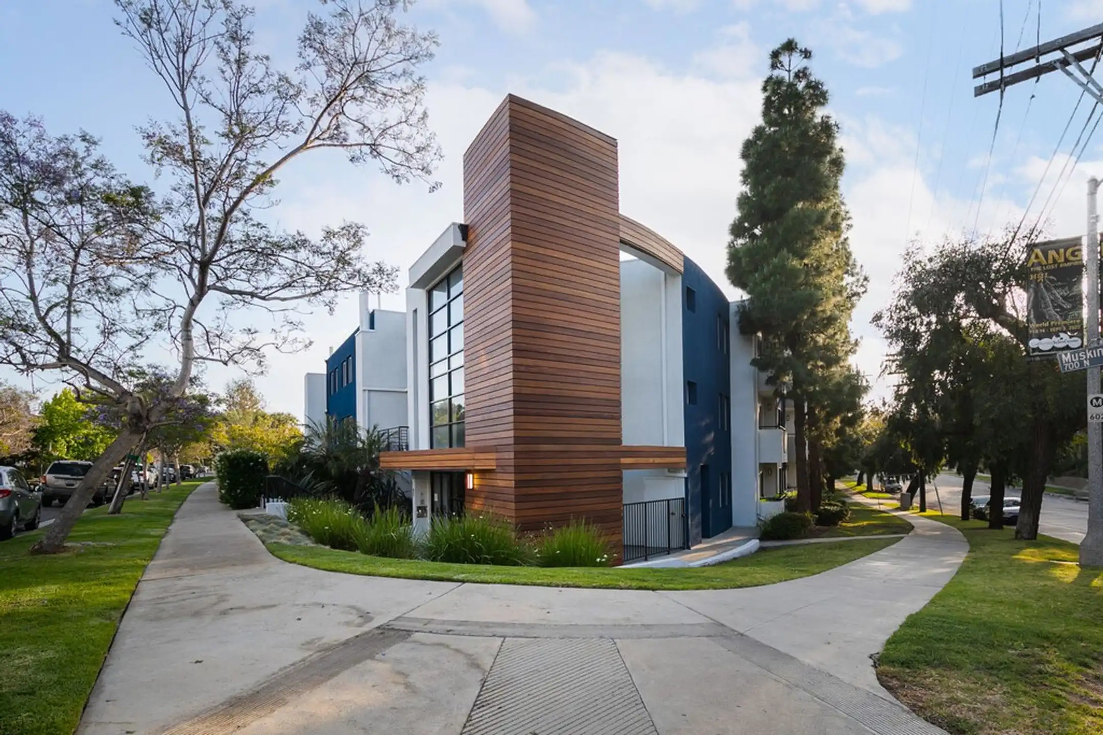 16100 Sunset Blvd unit 301 - Los Angeles, CA 90272 | ApartmentGuide.com