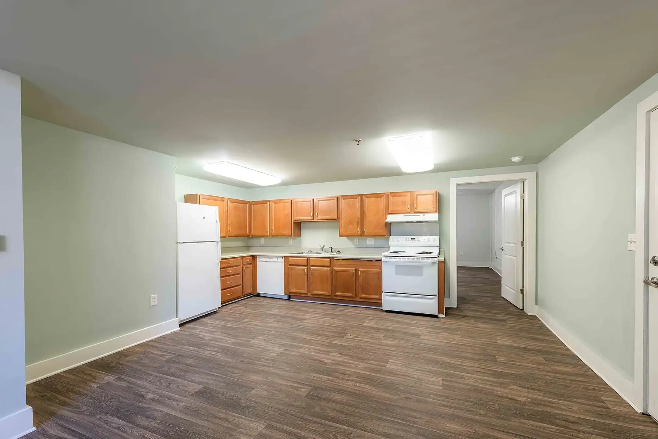 Kinston Hotel Apartments - Kinston, NC 28501 | ApartmentGuide.com