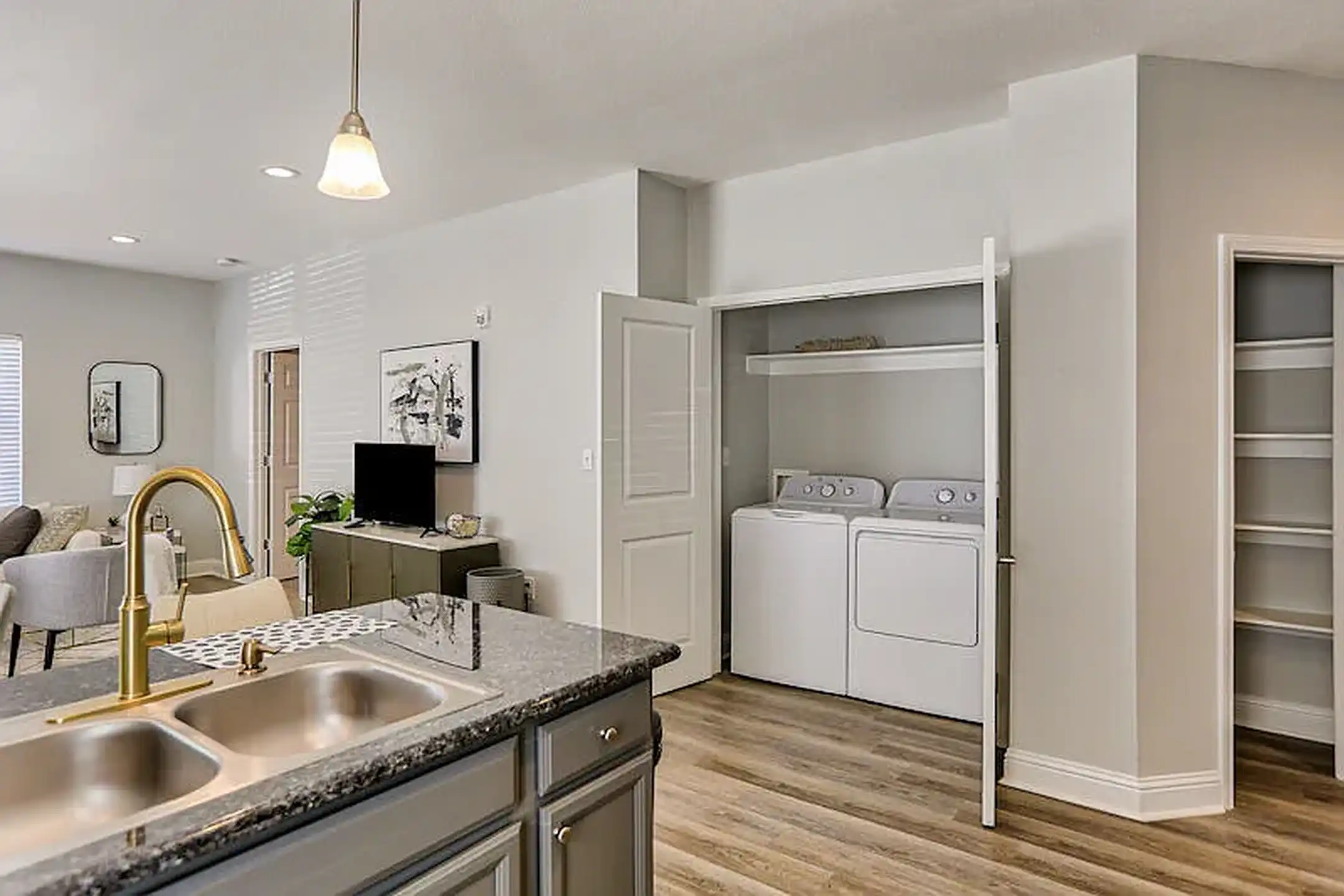 LTL Royal Palms Baton Rouge MT LLC - Baton Rouge, LA 70816 ...