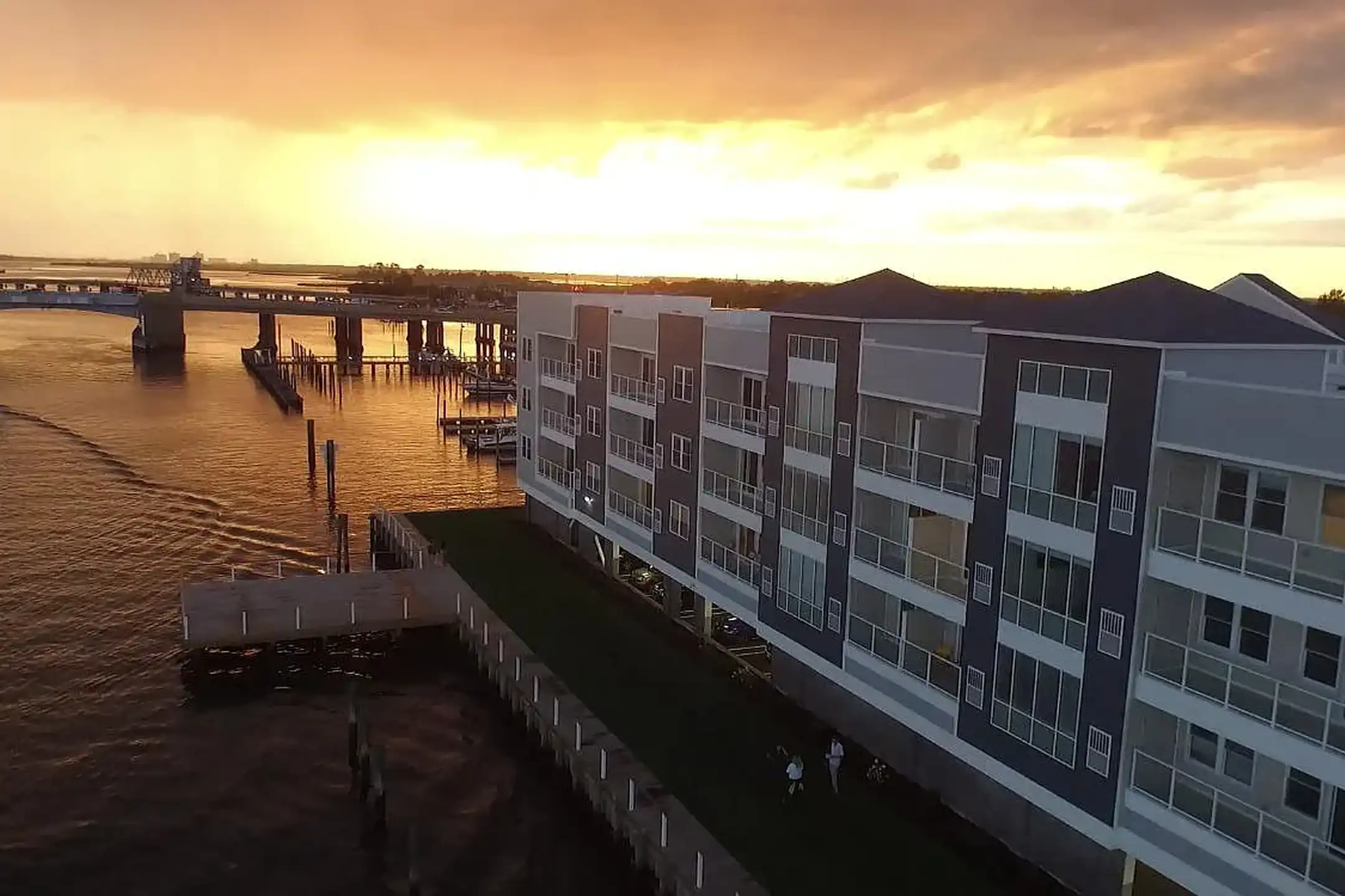 The Channel Club - Island Park, NY 11558 | ApartmentGuide.com